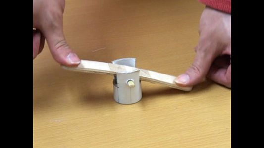 Desktop Seesaw : 8 Steps - Instructables