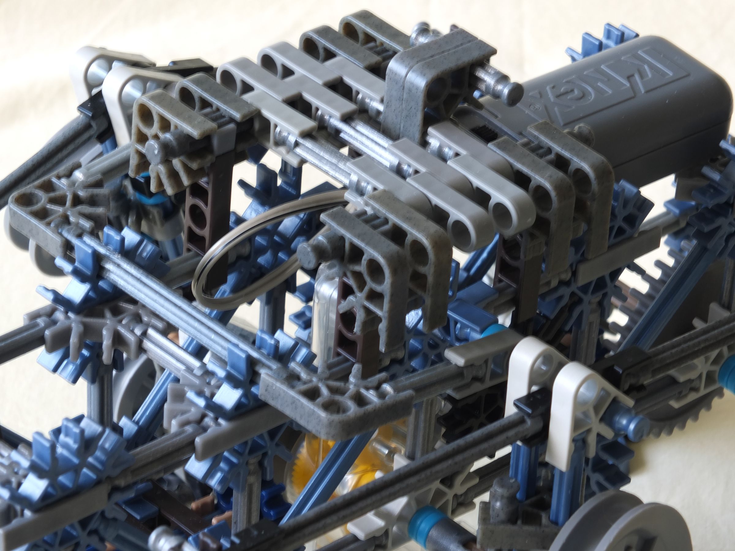 K'NEX Motorized Walking AT-TE From Star Wars : 6 Steps (with Pictures ...
