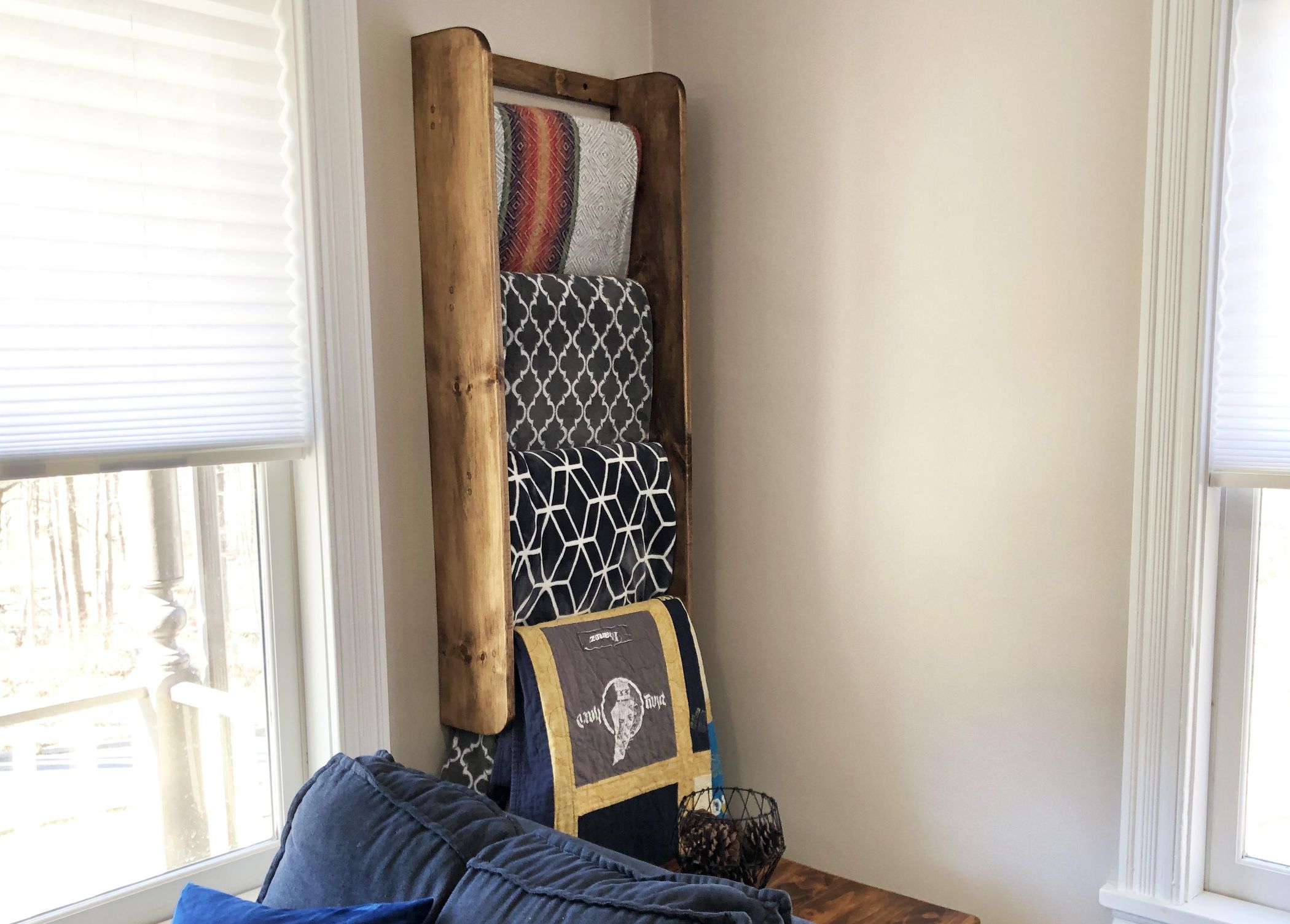 Wall Mounted Blanket Ladder : 9 Steps (with Pictures) - Instructables