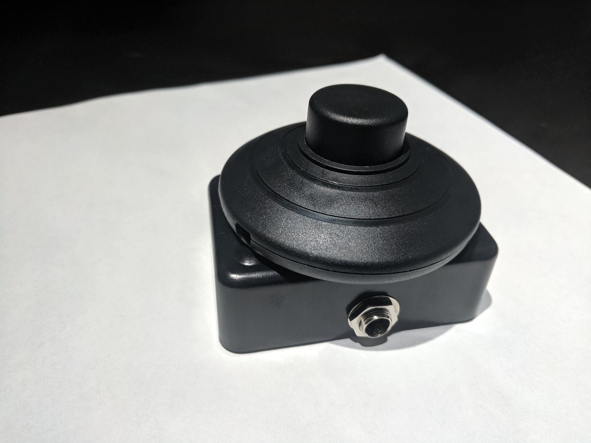 DIY Fender Mustang Amp 1 Button Foot Switch : 3 Steps - Instructables