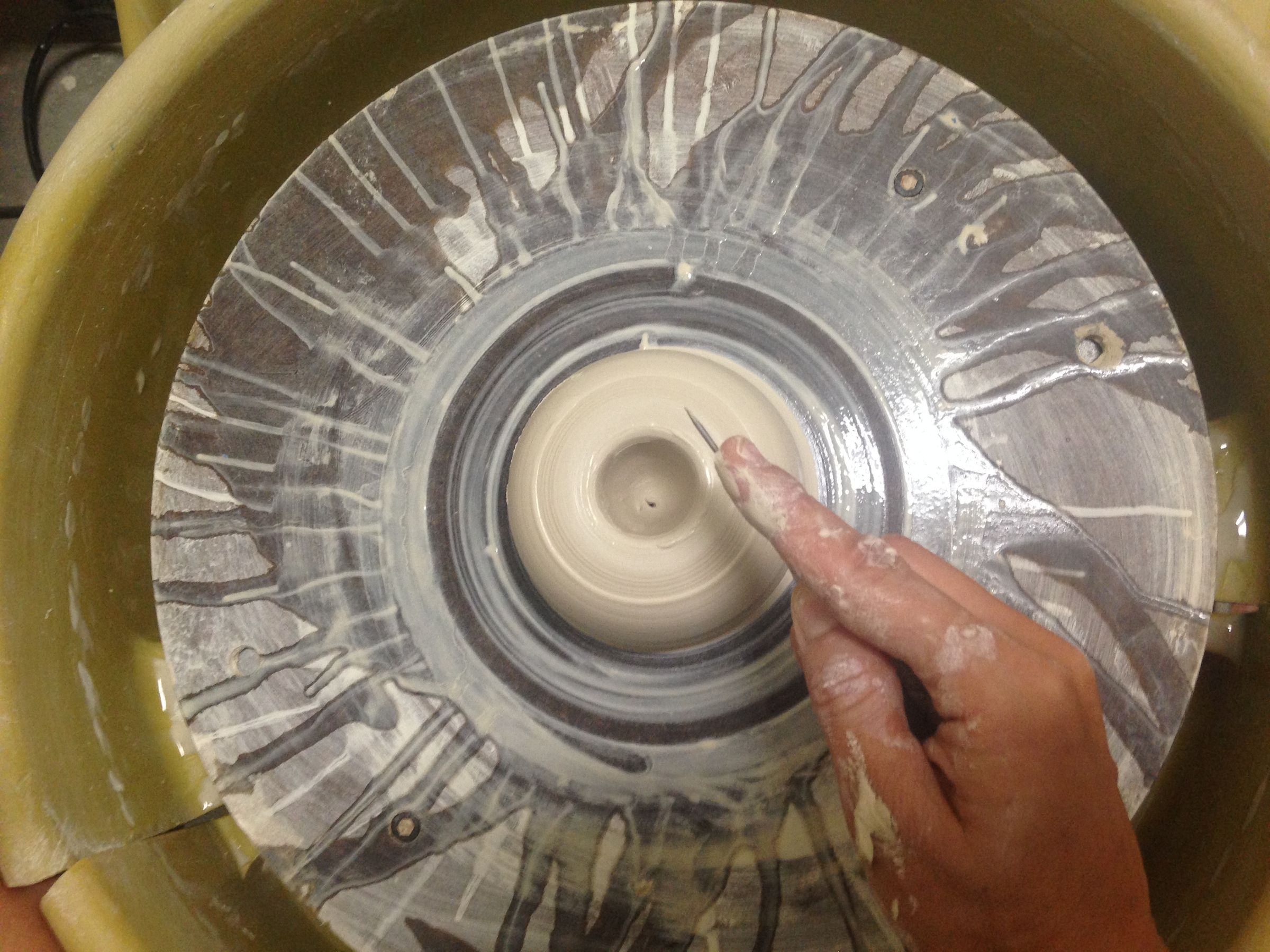 Throwing a Pot 101 : 14 Steps (with Pictures) - Instructables