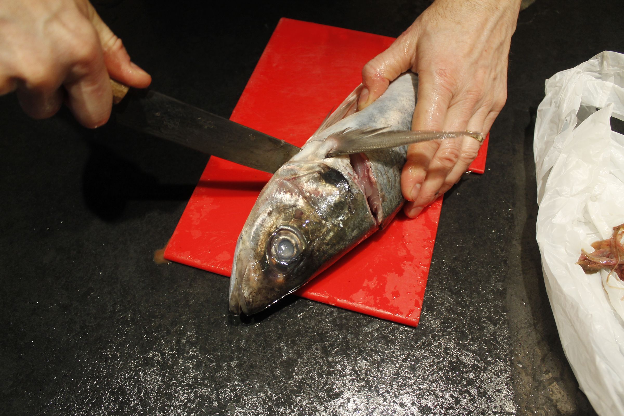 Preparing a Whole Fresh Fish : 7 Steps (with Pictures) - Instructables