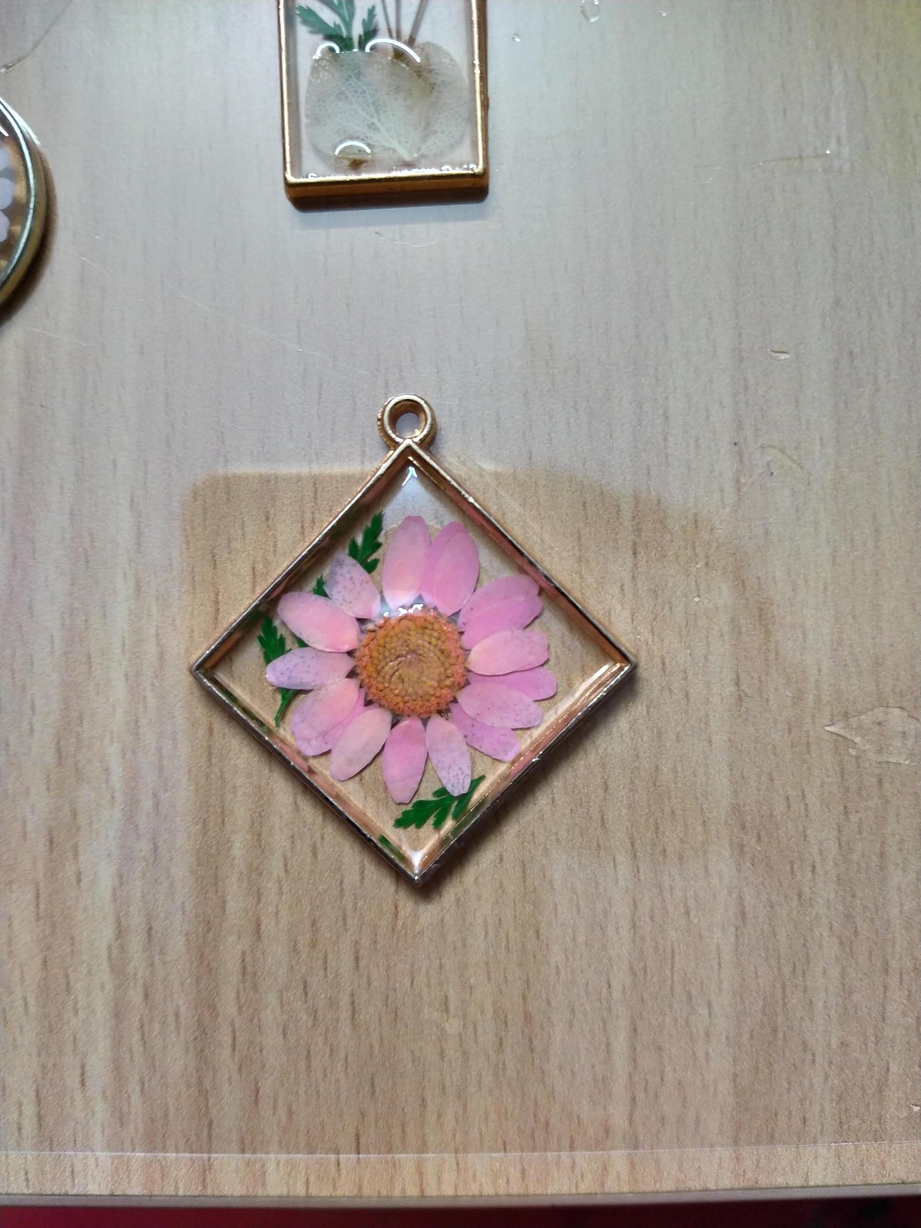 Botanical Resin Jewelry : 29 Steps (with Pictures) - Instructables