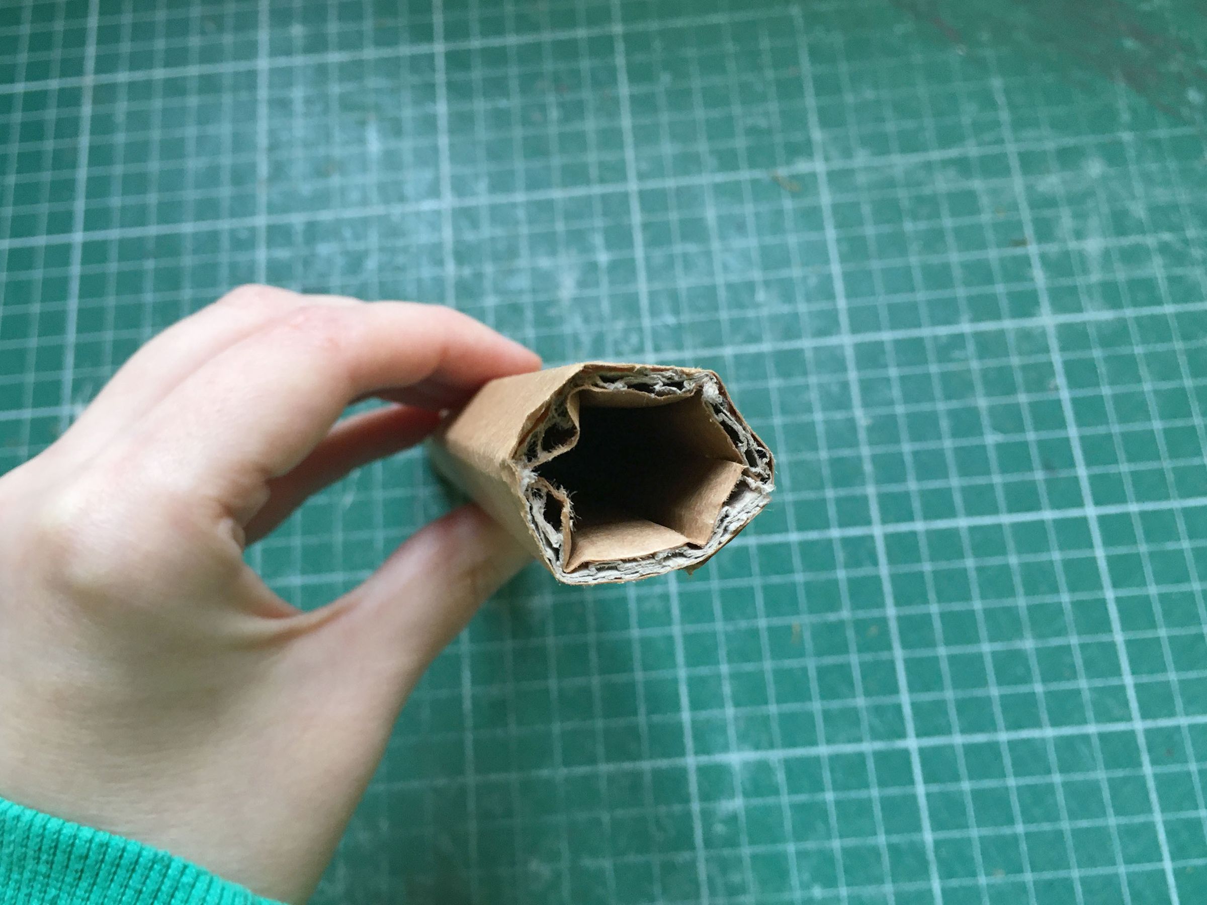 Corrugated Cardboard Lamp : 10 Steps (with Pictures) - Instructables