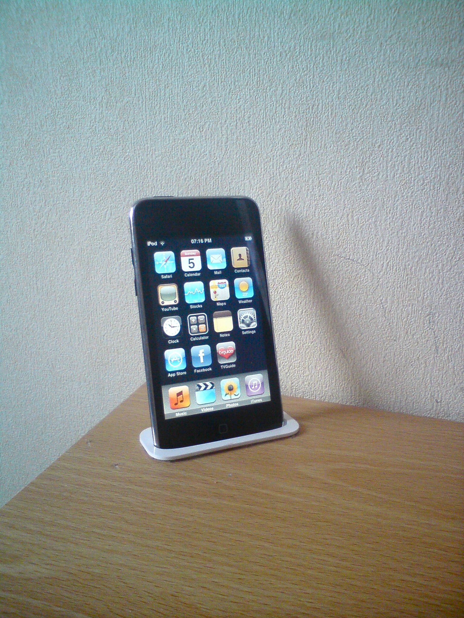 Free IPod Touch Dock : 5 Steps (with Pictures) - Instructables