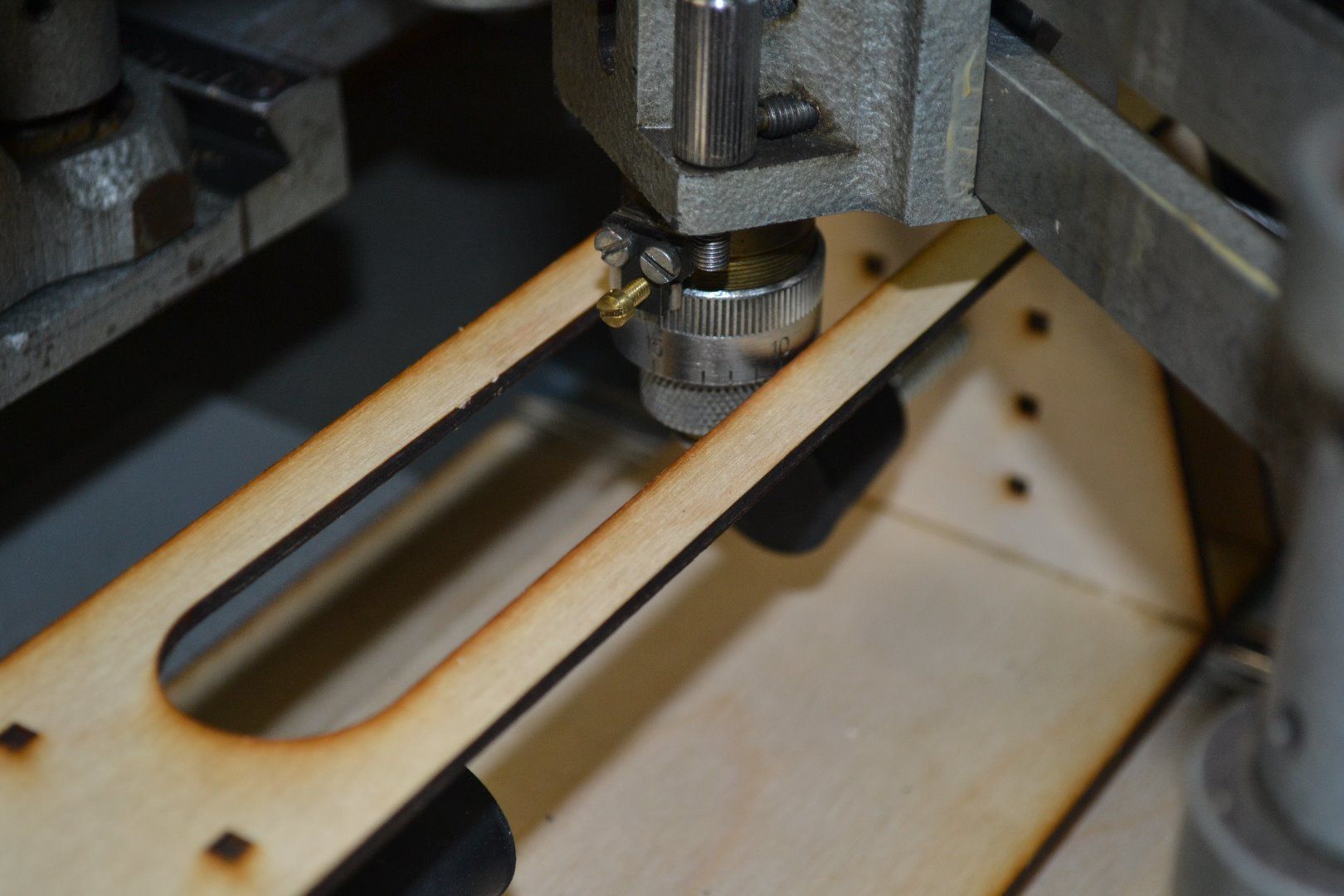 Cylinder Adapter for Rotary Engraver : 13 Steps - Instructables