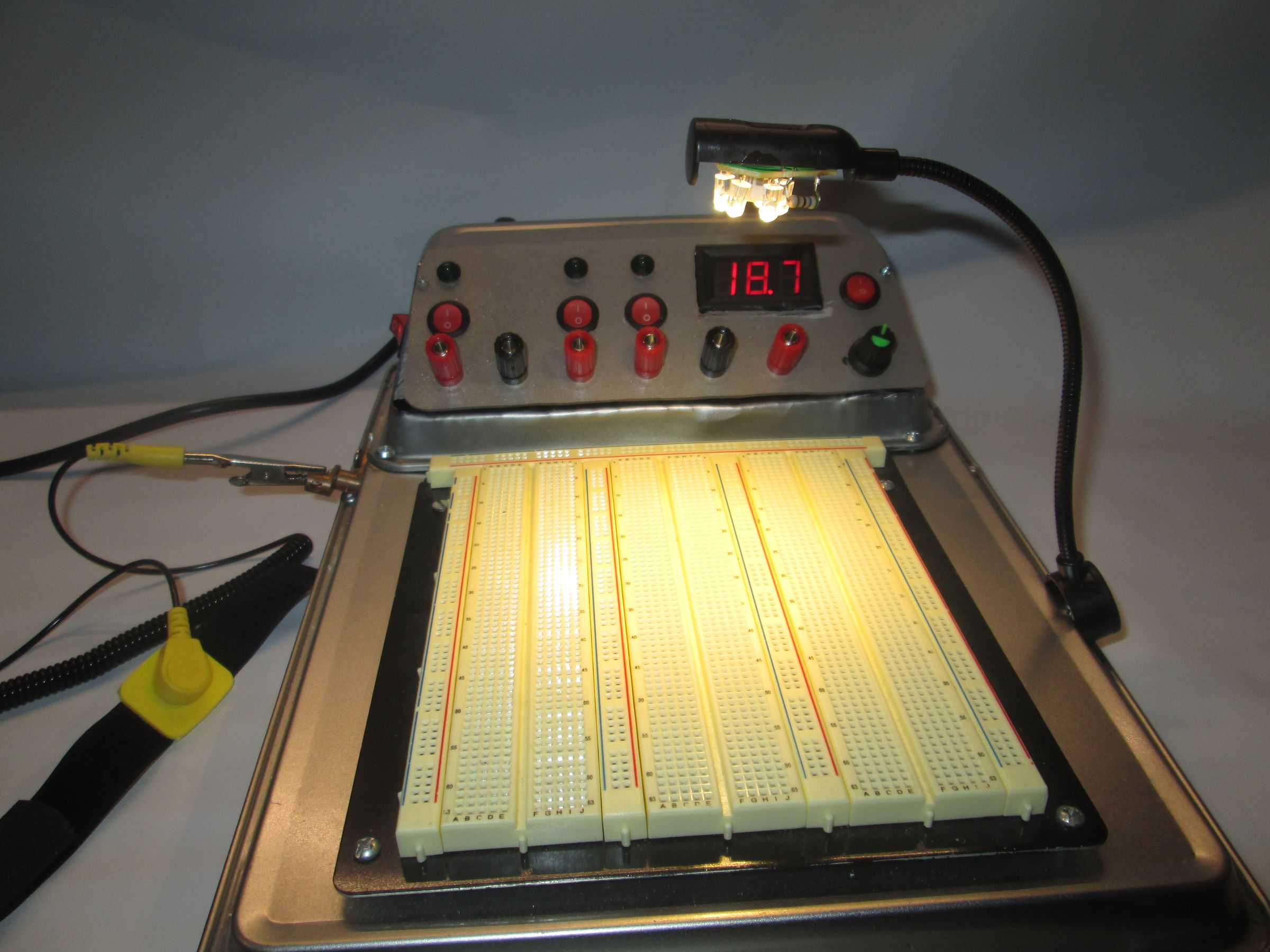 Powered Breadboard Workstation : 6 Steps (with Pictures) - Instructables