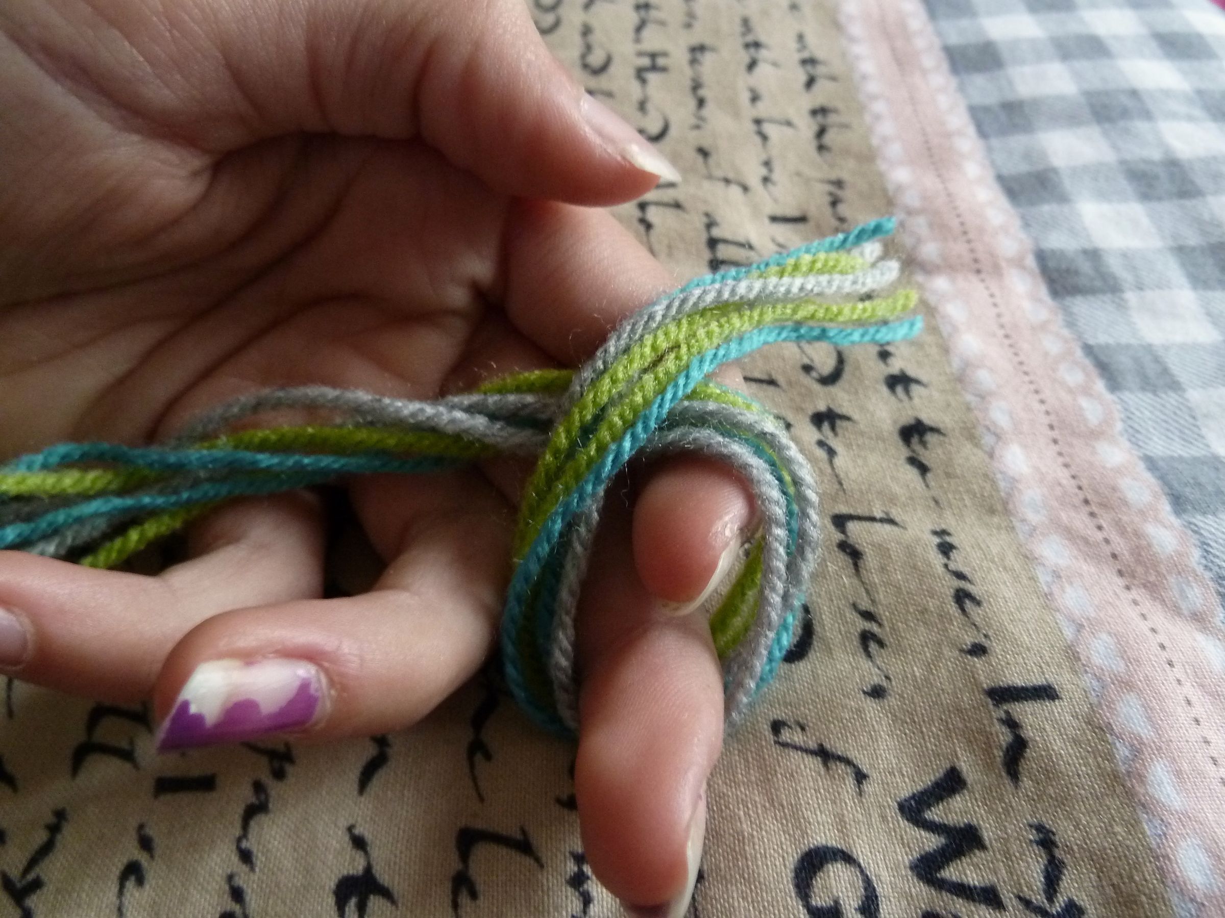 Scoubidou Bracelet : 6 Steps (with Pictures) - Instructables