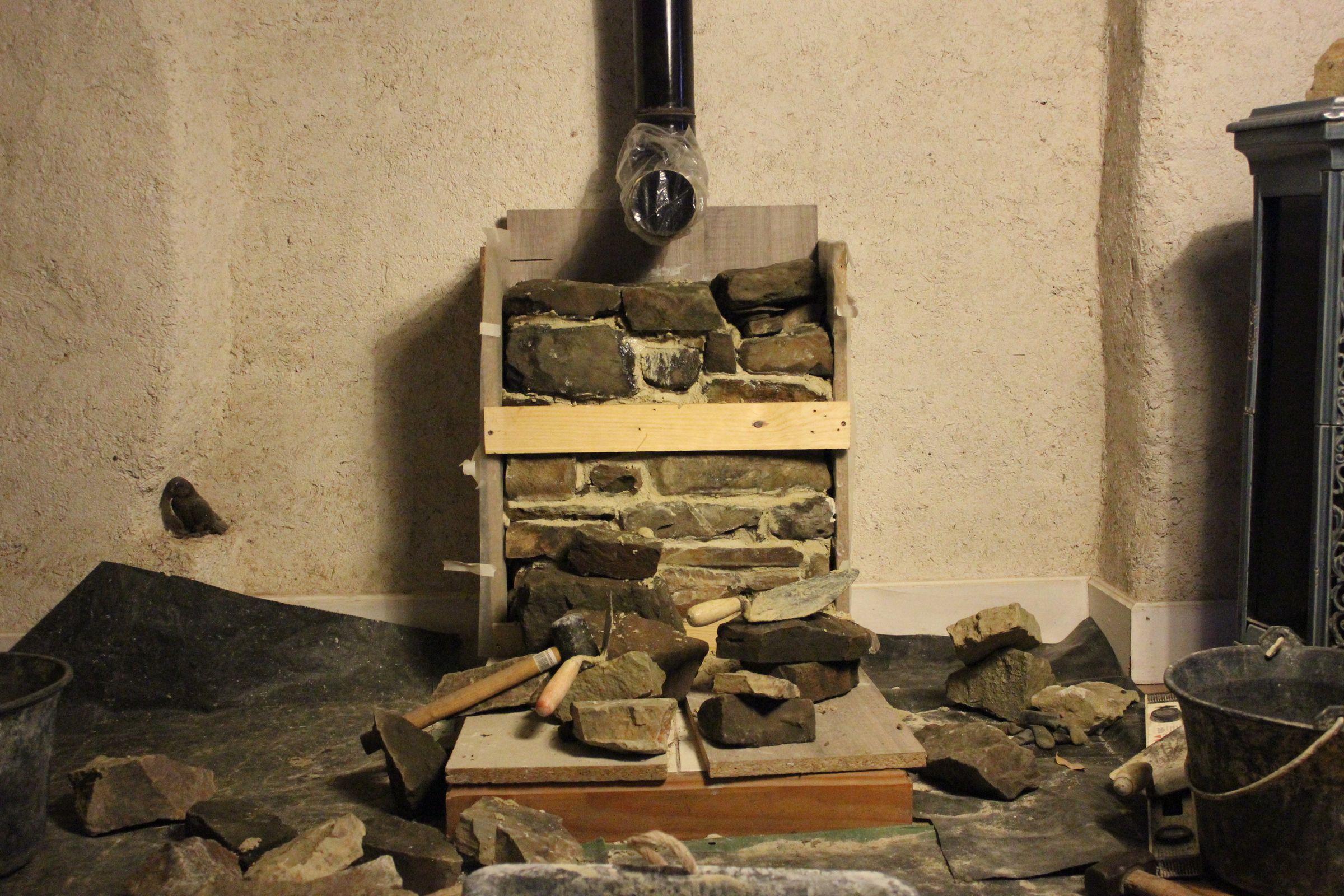 How to Make Your Own Storage Heater From Strawcrete and Stone - Part 3 ...