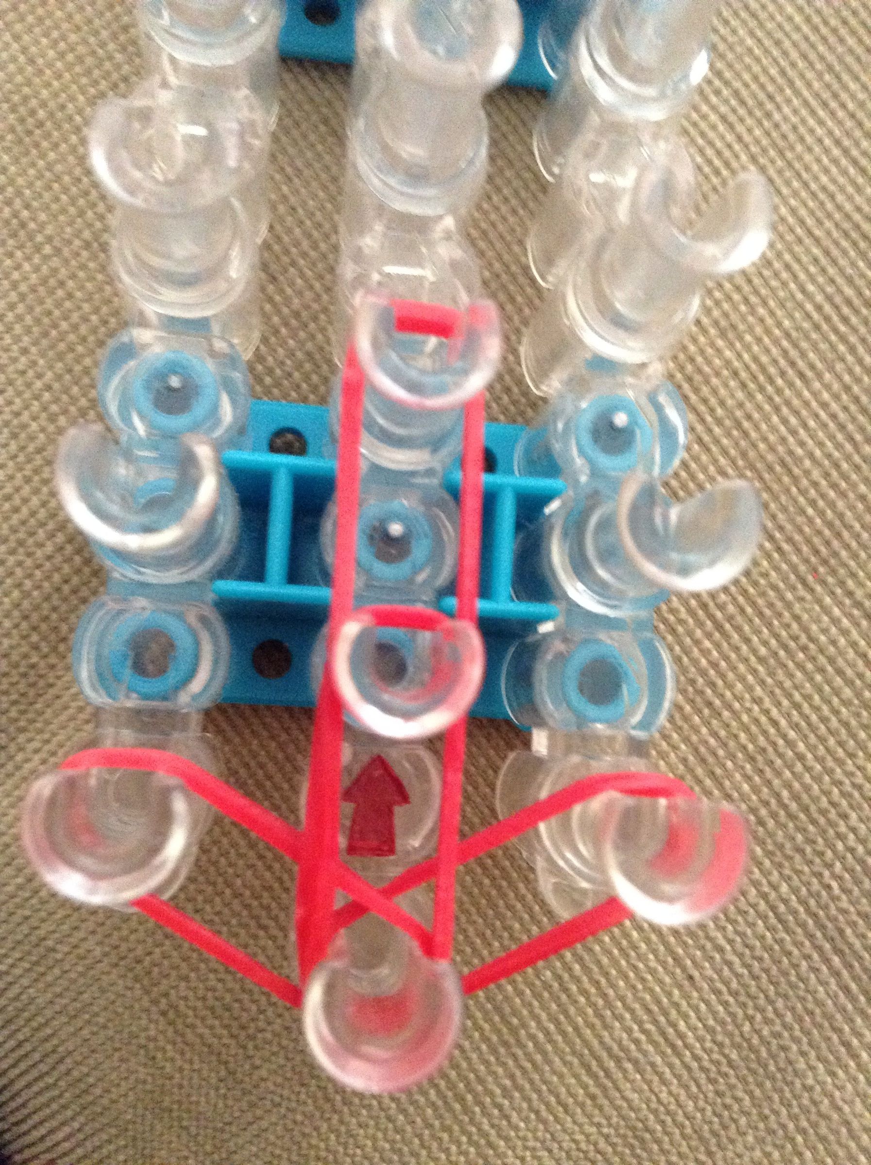 Rainbow Loom Goldfish Charm : 19 Steps (with Pictures) - Instructables