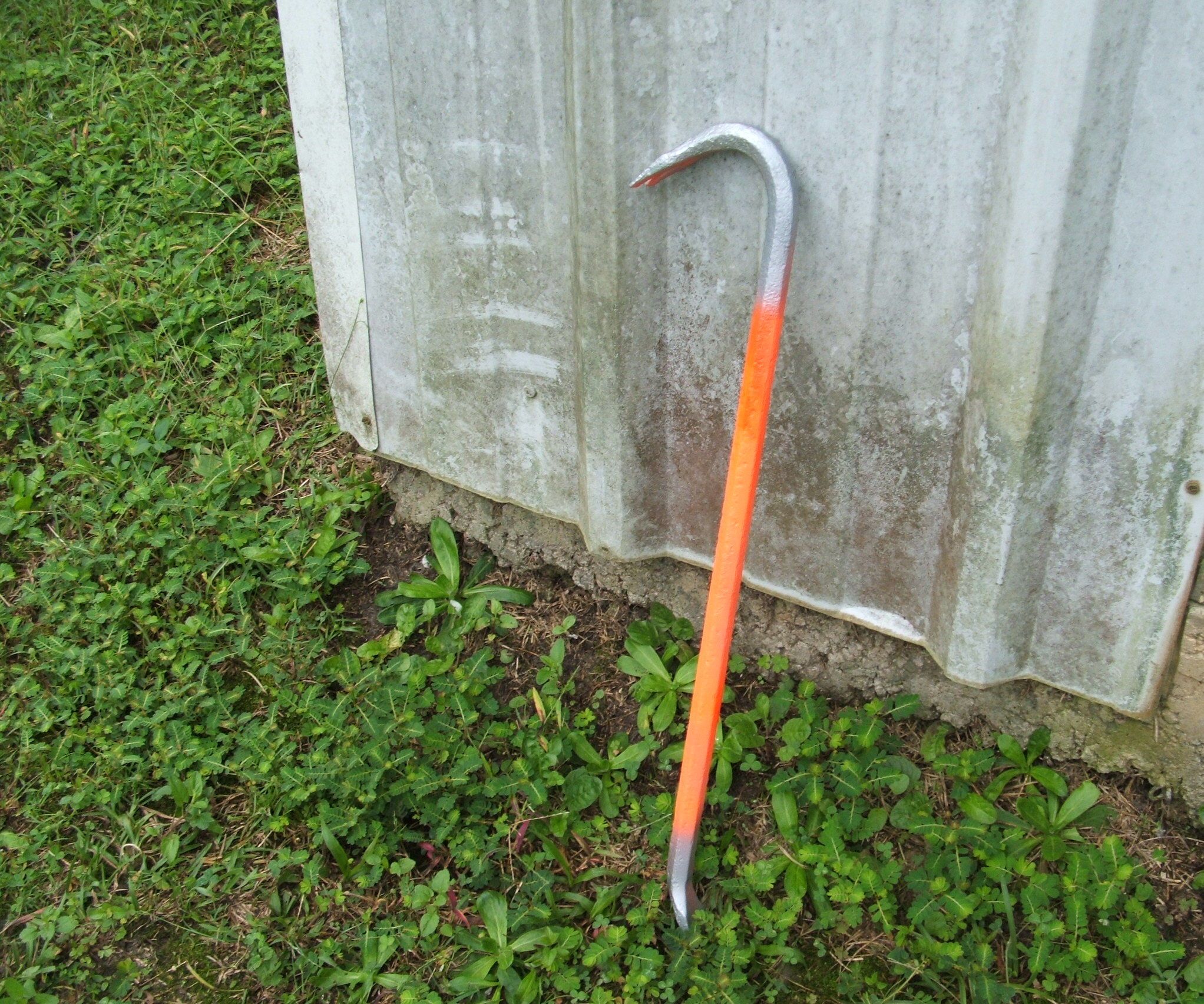 Half Life Crowbar Prop : 4 Steps - Instructables