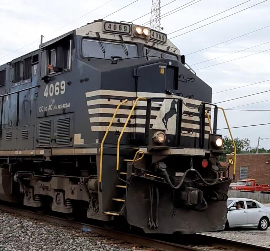 A Guide to Railfanning : 5 Steps - Instructables