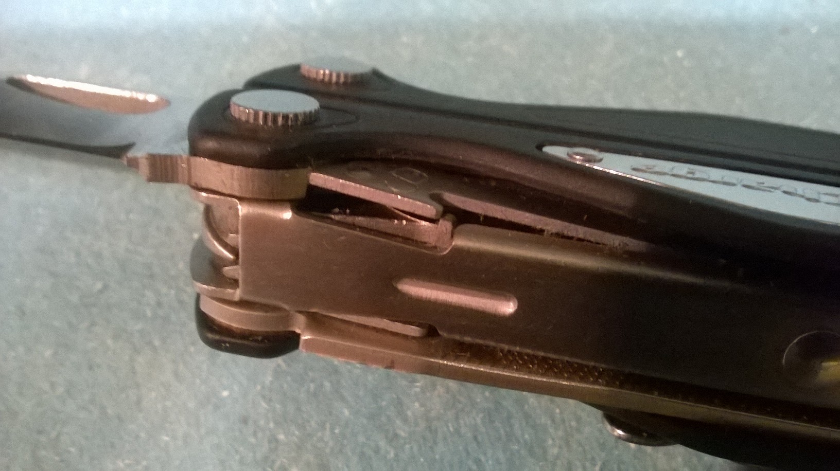 Leatherman Charge UK Legal - Disable Liner Lock (with Pictures ...