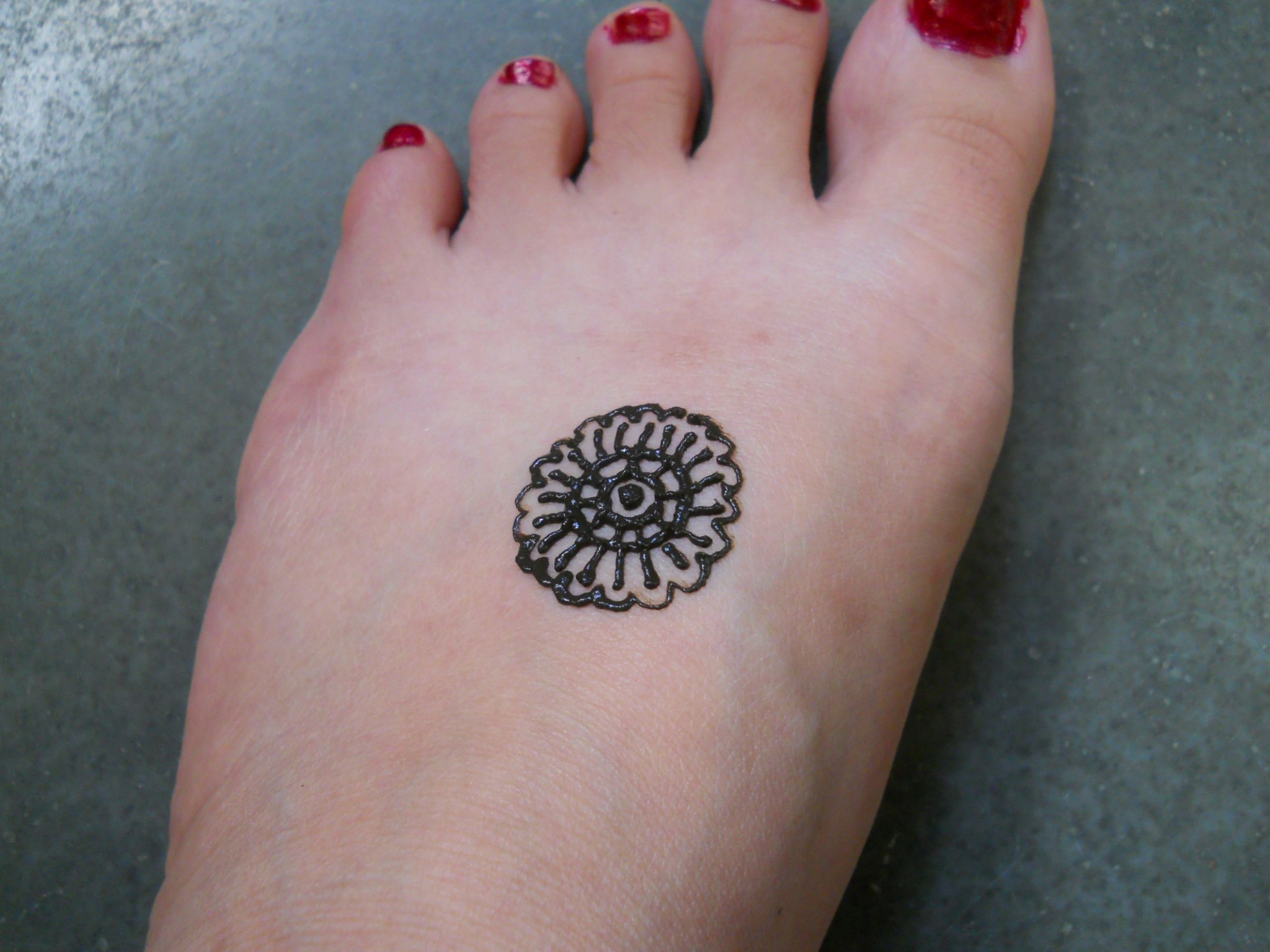 Simple Henna Design for Feet - Instructables