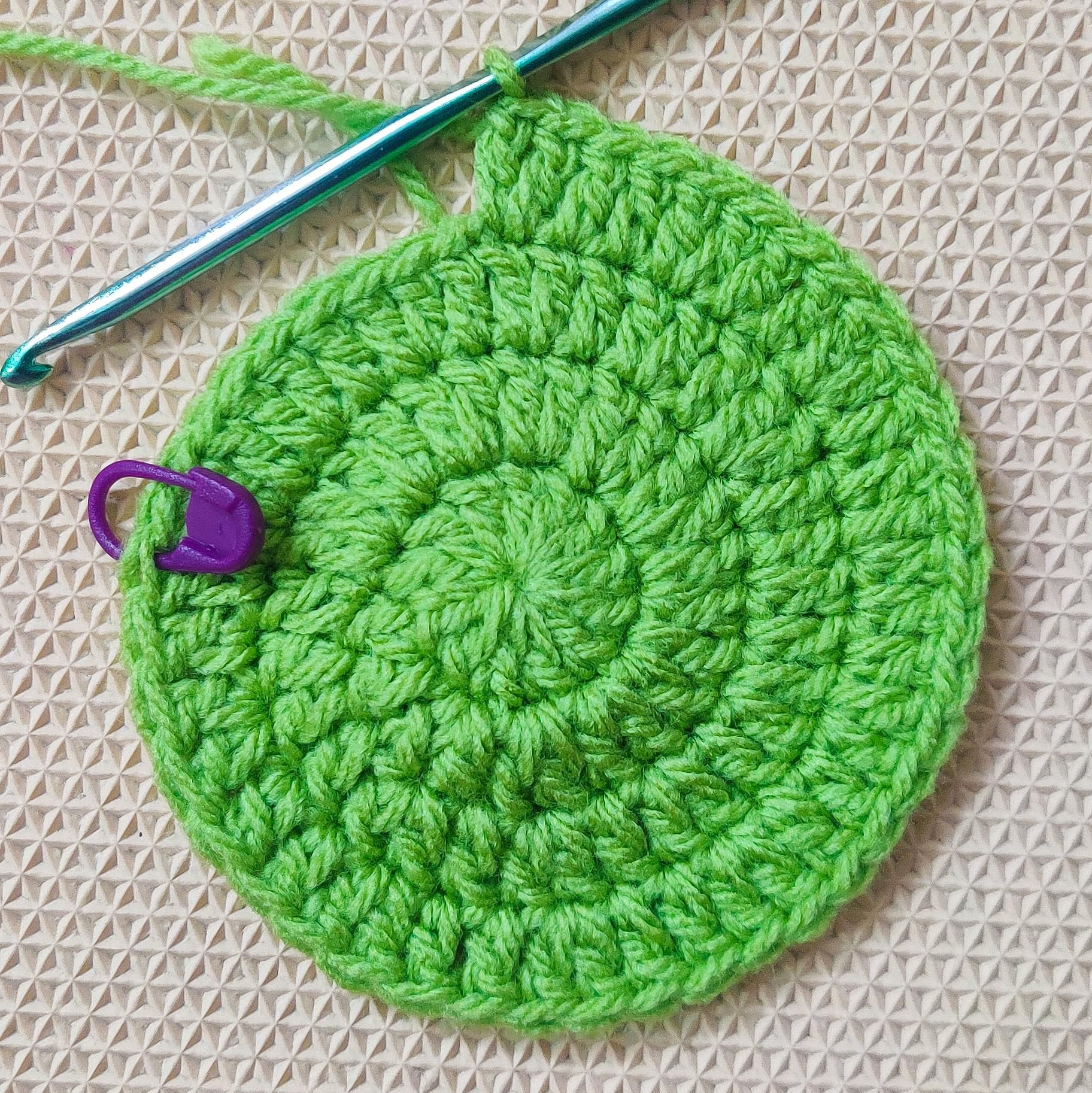 How to Make a Solid Double Crochet Spiral Circle : 7 Steps (with ...
