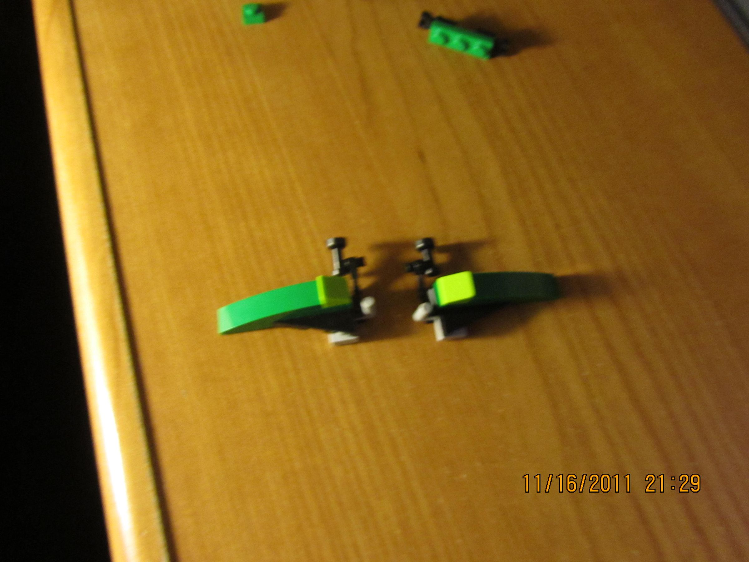 Lego Minifigure Wings : 4 Steps - Instructables