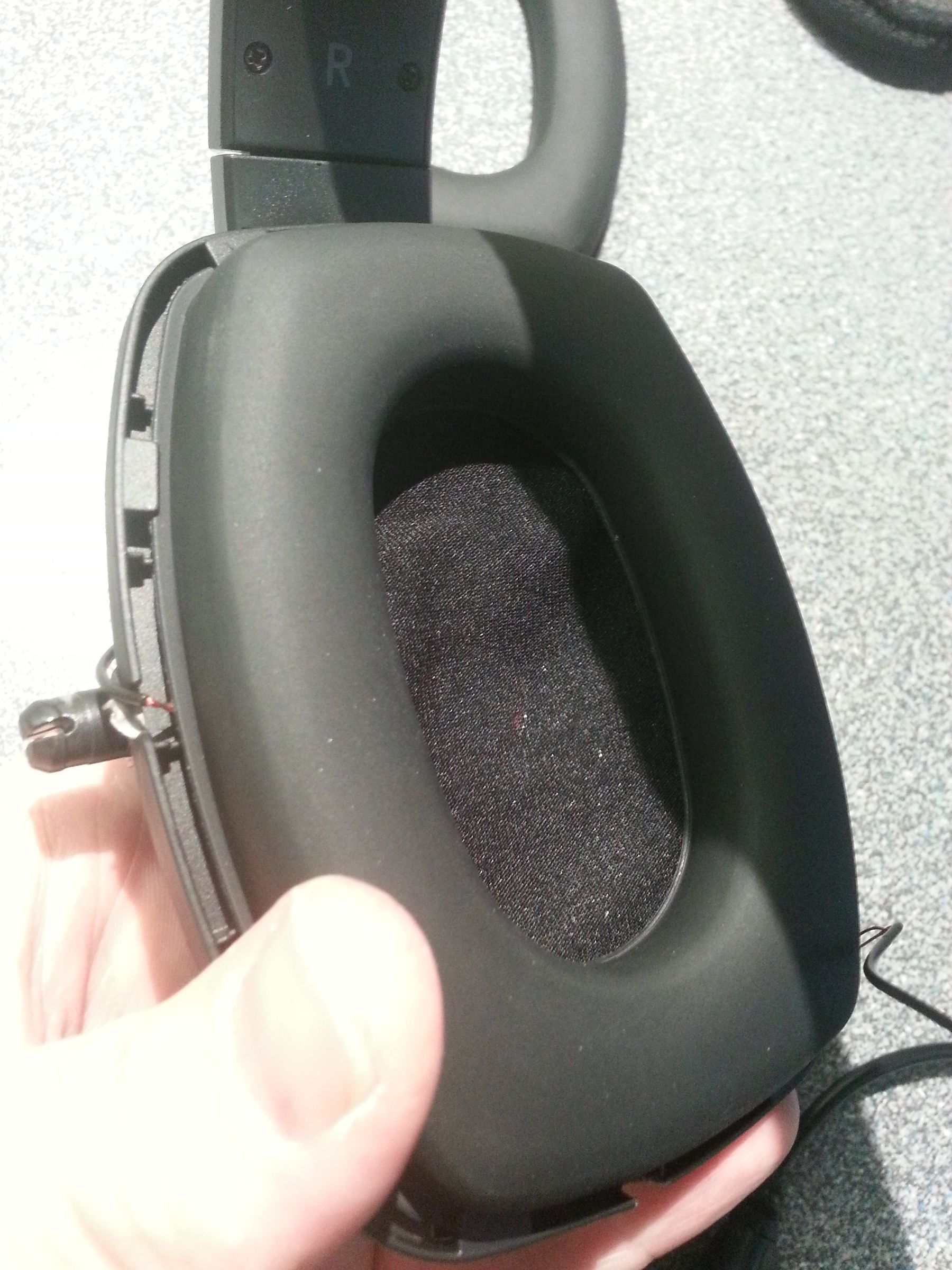 DIY Super-Noise-Canceling Headphones : 6 Steps - Instructables