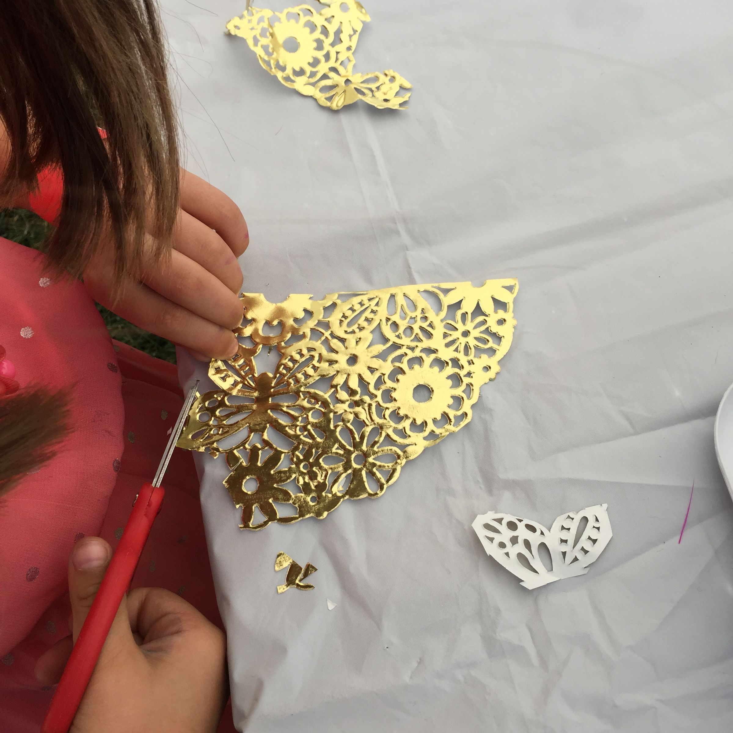 Paper Plate Mardi Gras Light Up Masks : 5 Steps (with Pictures ...