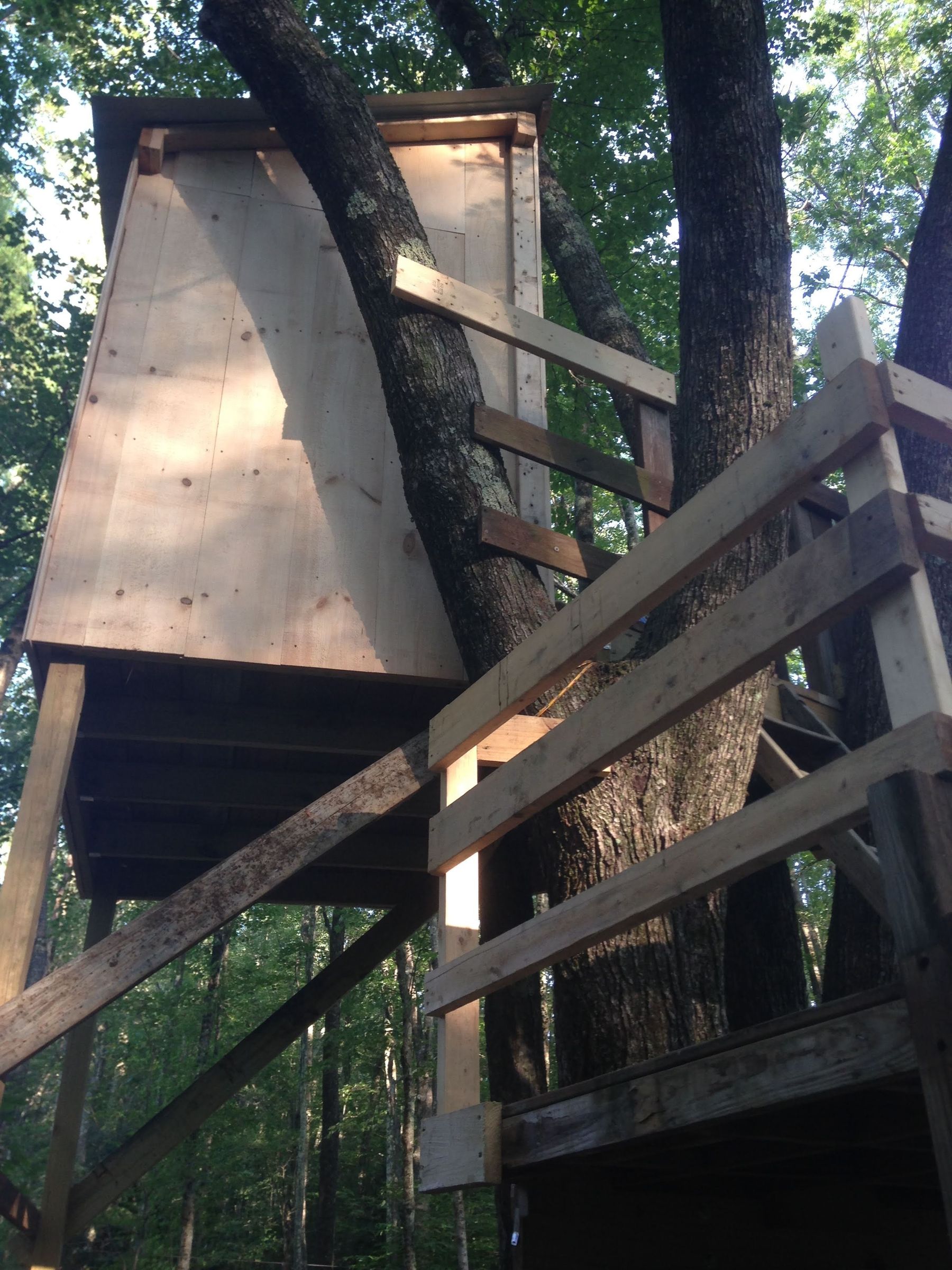 Multi Level Tree House From Recycled Materials : 10 Steps (with ...