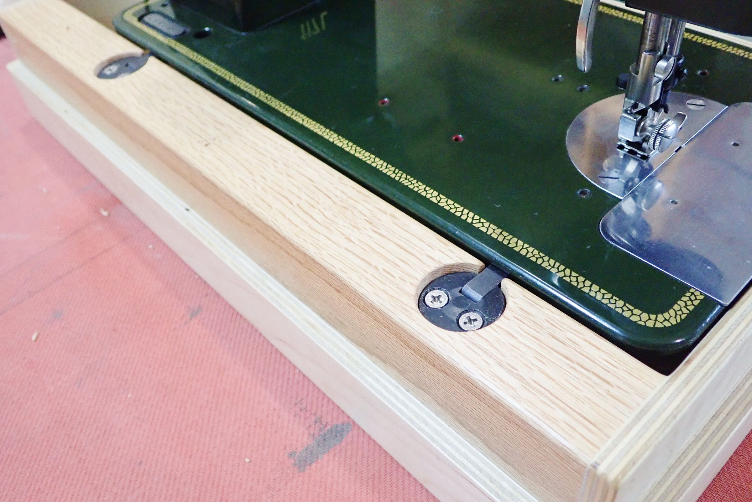 How to Make a Custom Sewing Machine Case : 18 Steps (with Pictures ...