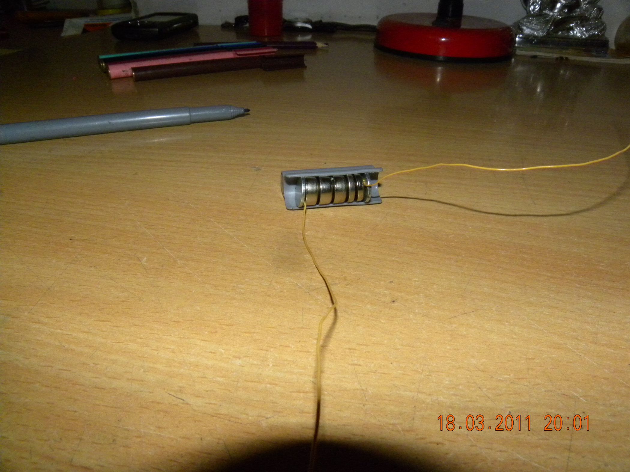 Cheap Button Cell Holder : 3 Steps - Instructables