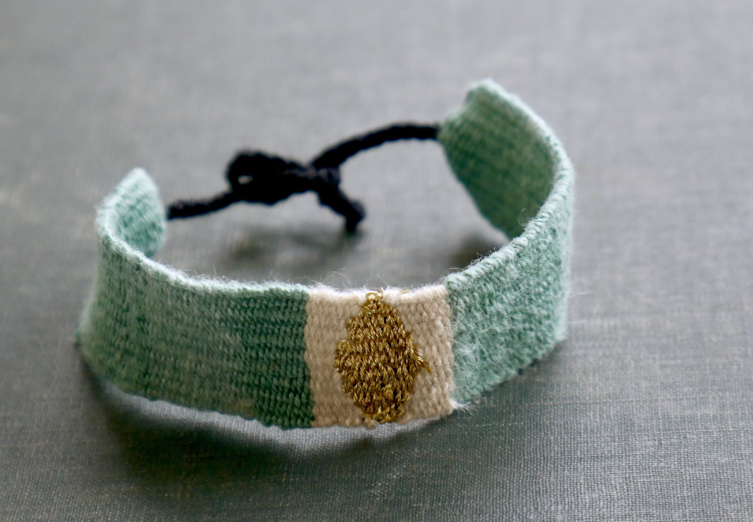 Woven Bracelet : 8 Steps (with Pictures) - Instructables