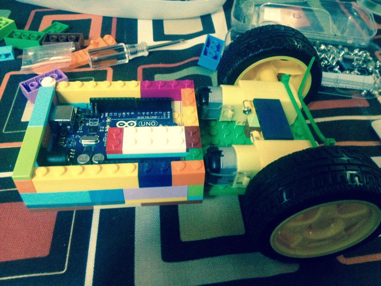 Carro Esquiva Obstáculos (Arduino UNO) : 6 Steps - Instructables