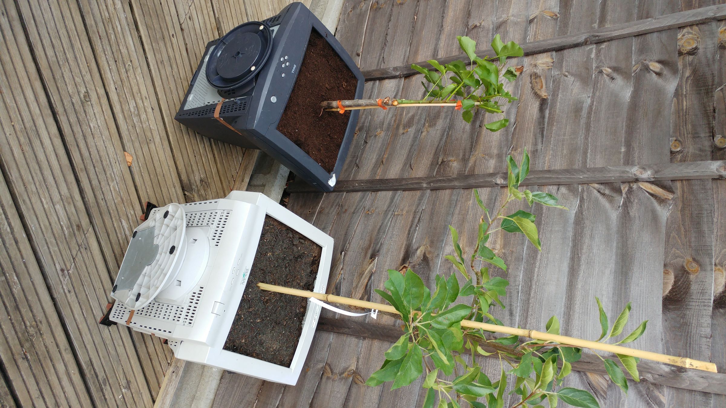 Computer Monitor Garden Planter : 5 Steps (with Pictures) - Instructables