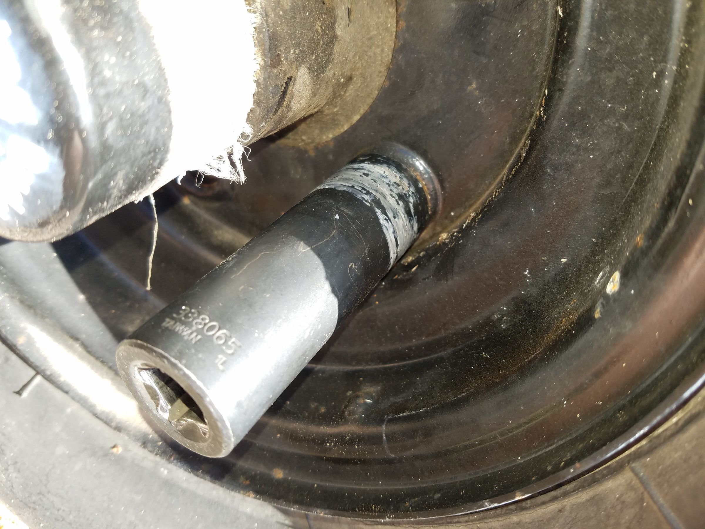 How to Replace Your Wheel Studs : 4 Steps - Instructables