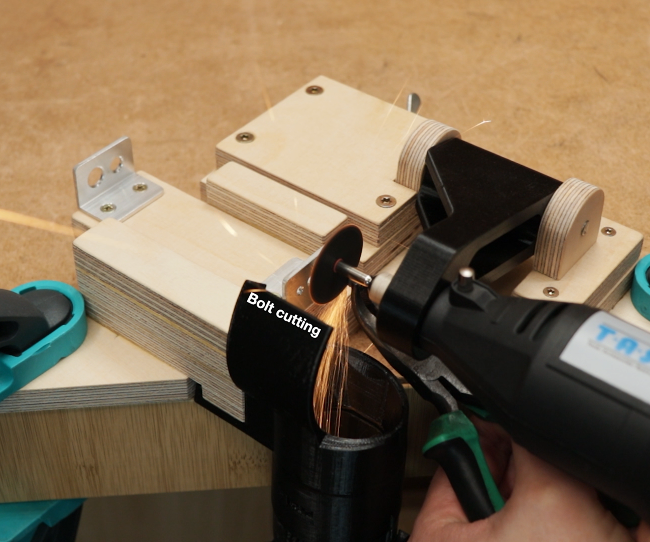 Make PERFECT CUTS With This DIY Dremel Cutting Station : 15 Steps (with ...