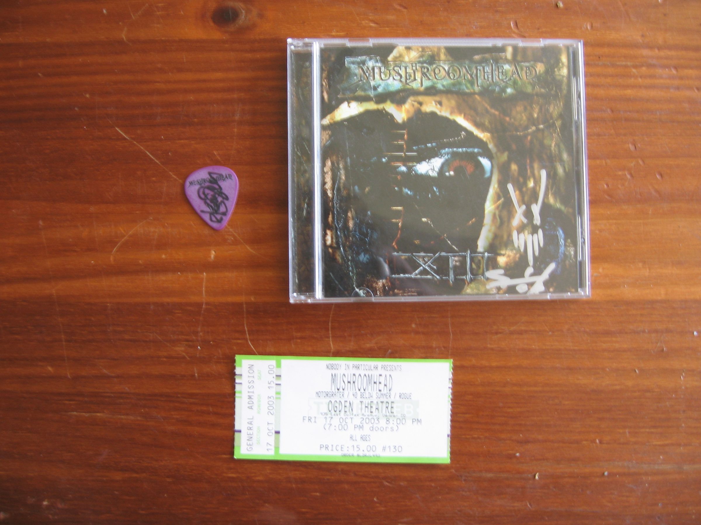 Frame a CD, Case and All! Memorabilia CD Frame : 7 Steps (with Pictures ...