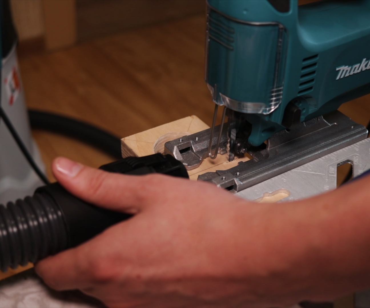 DIY Small/Portable/Convenient Workbench : 27 Steps (with Pictures ...