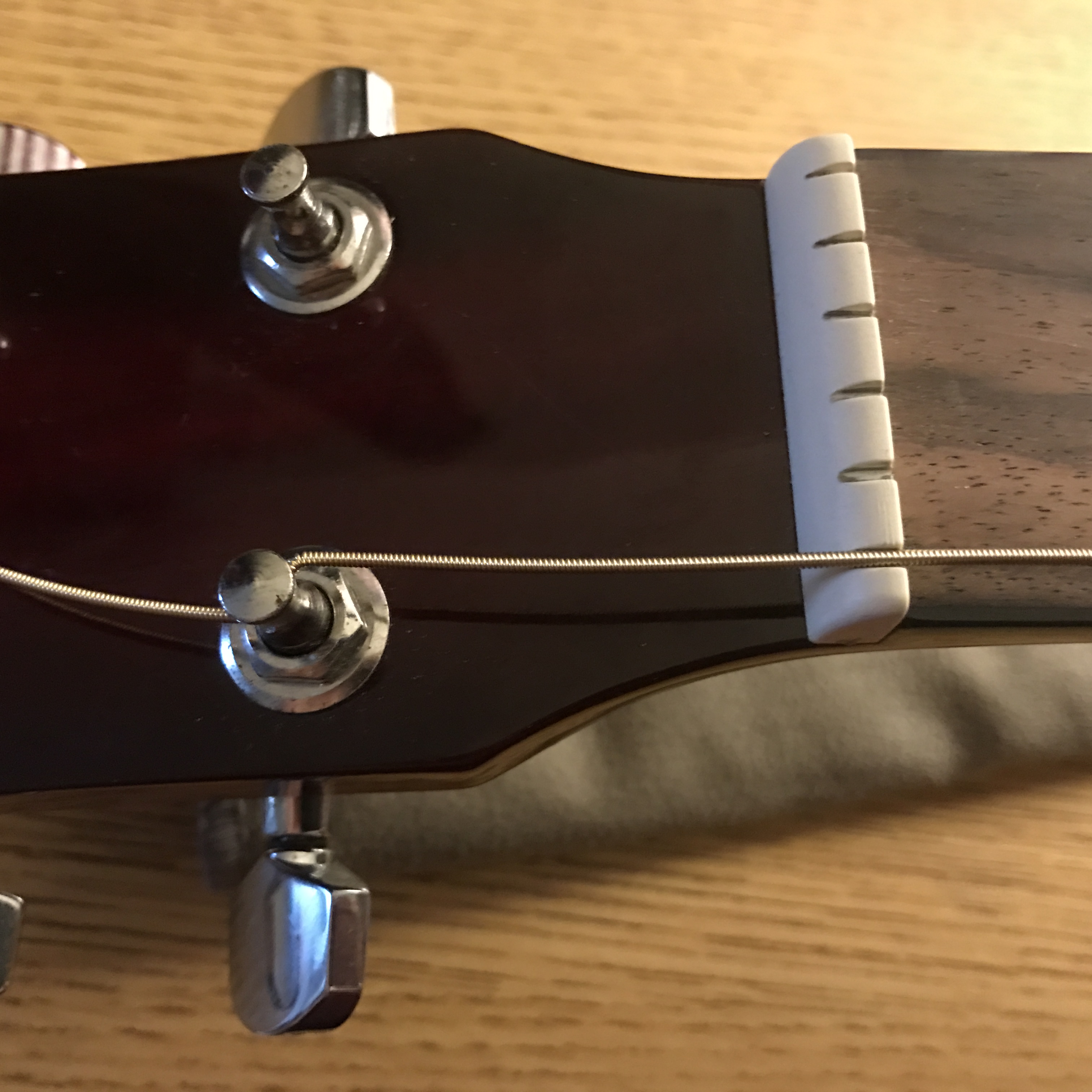 How to String a Steel-String Acoustic Guitar : 11 Steps (with Pictures ...