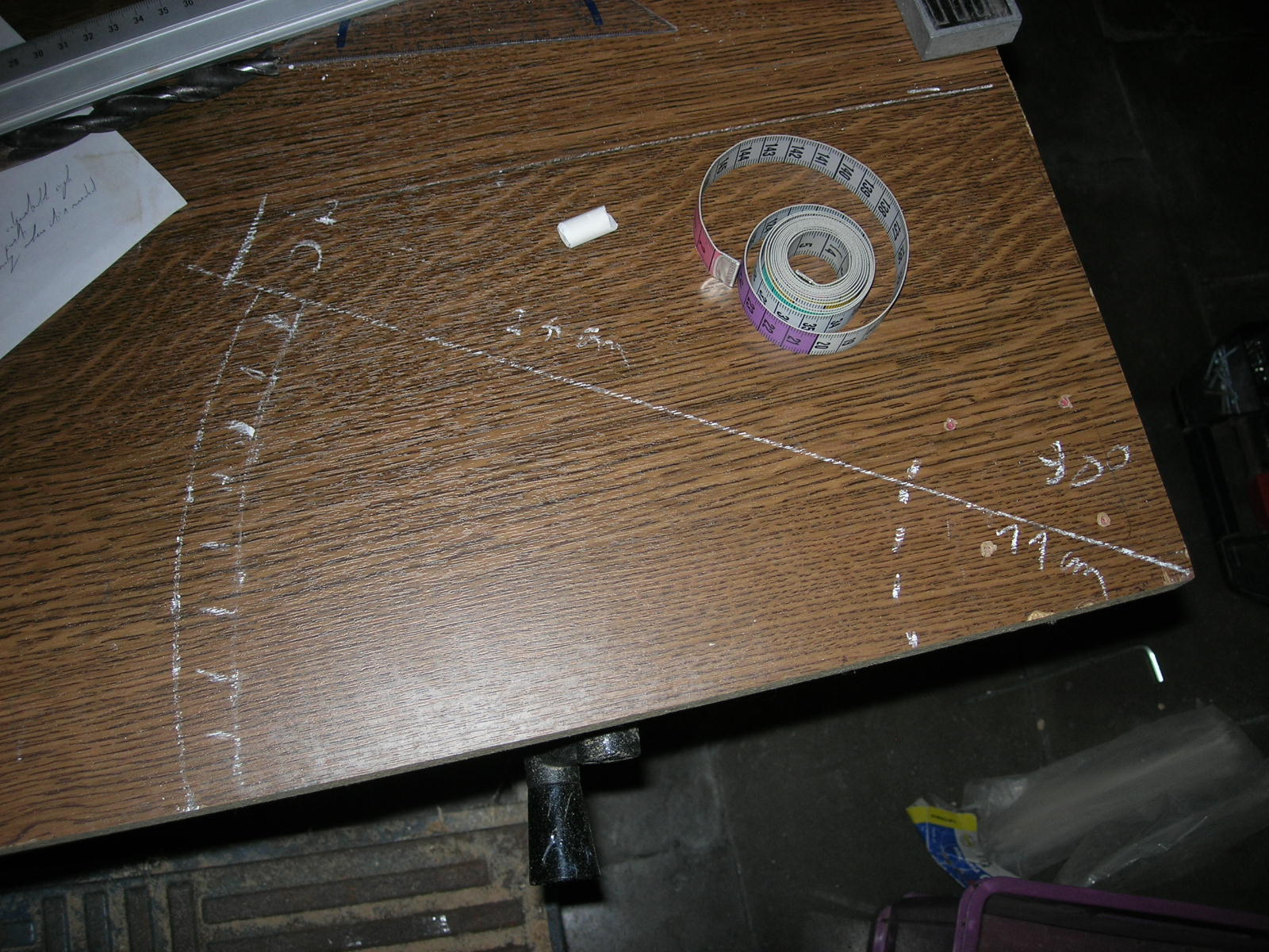 Adjustable Drafting Table With Basic Tools and Materials : 4 Steps ...