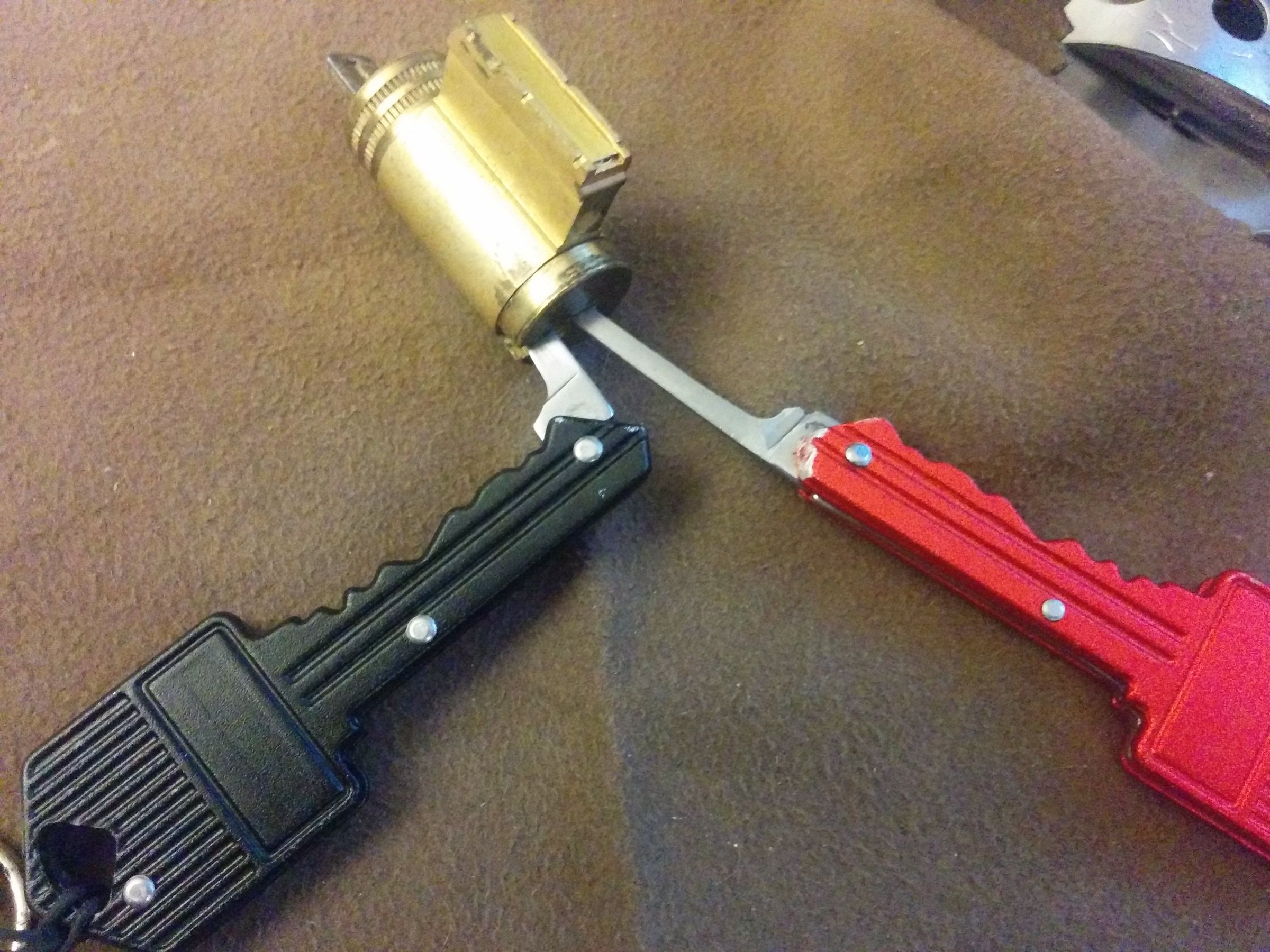 Keychain Folding Lockpick (now Updated With Tension Wrench) : 5 Steps ...