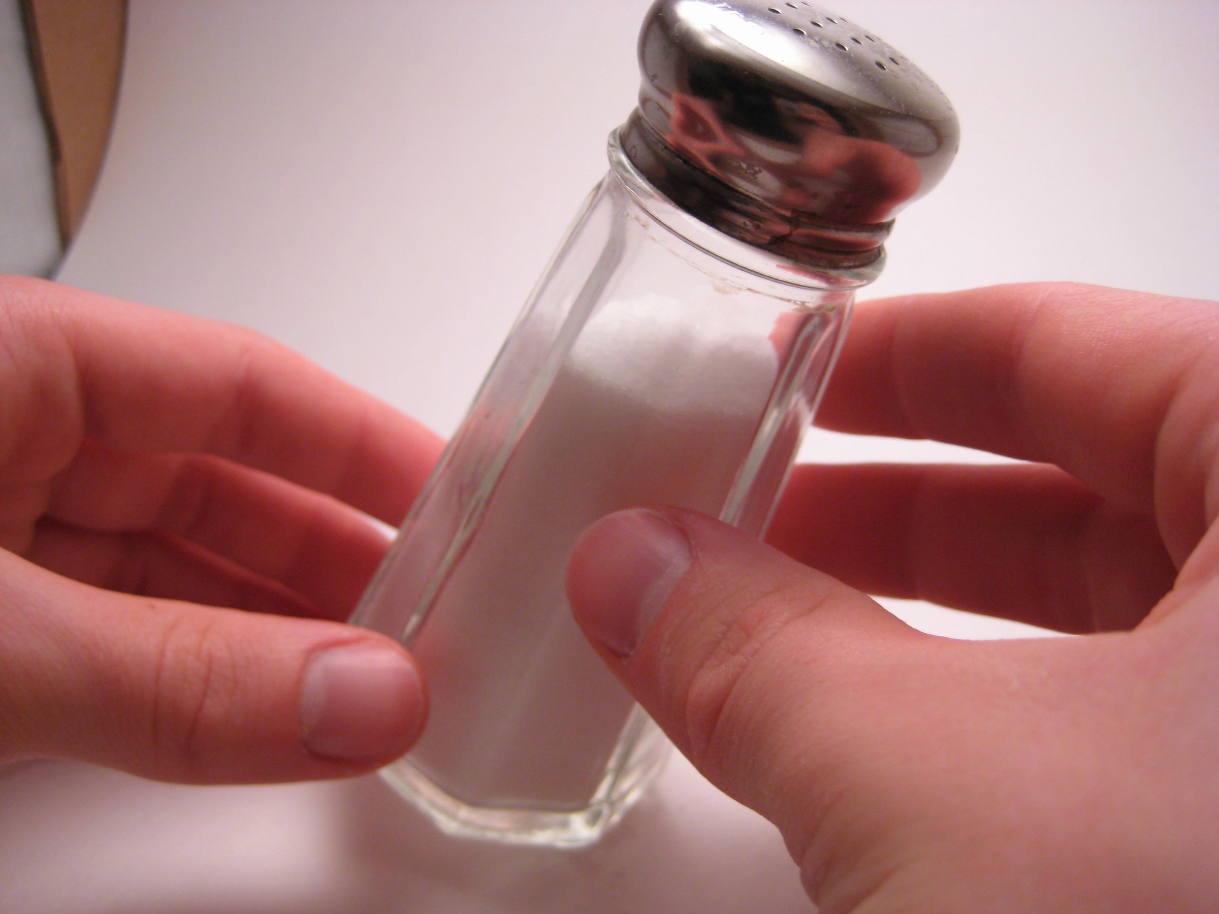 How to Balance a Salt Shaker : 3 Steps (with Pictures) - Instructables