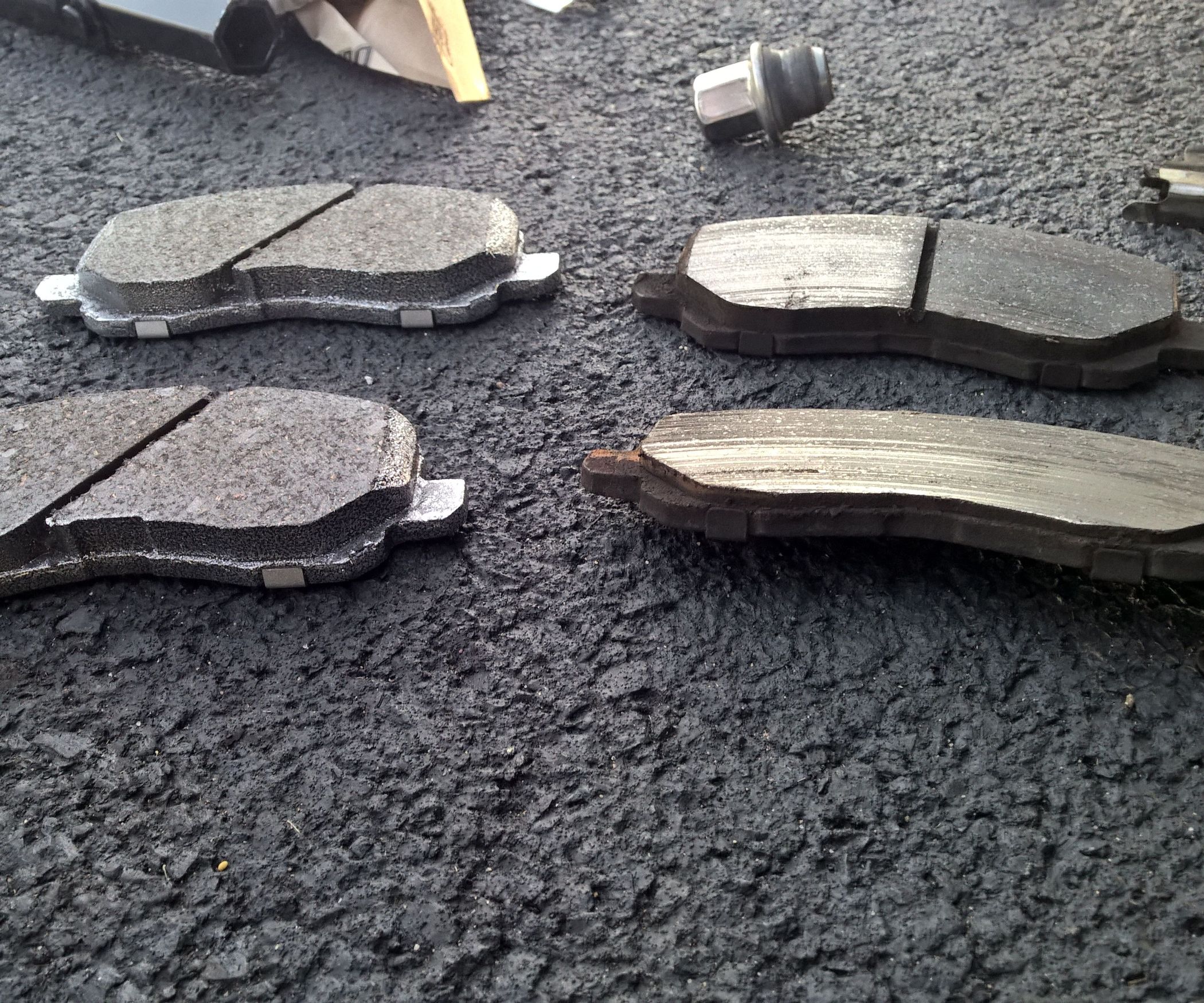 Changing Your Brake Pads Yourself : 7 Steps (with Pictures) - Instructables