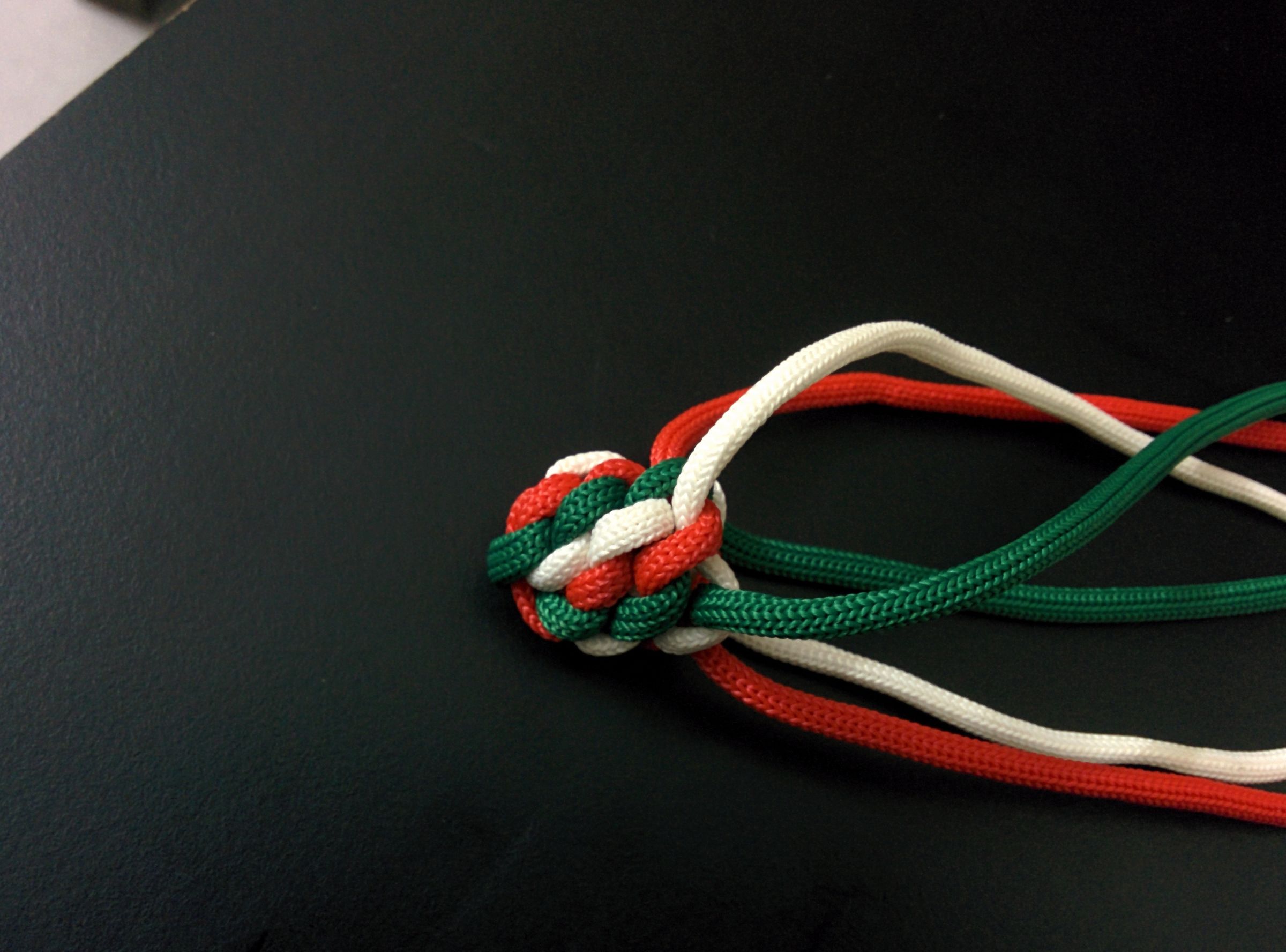 Paracord Fob With Hidden Compartment : 12 Steps (with Pictures ...