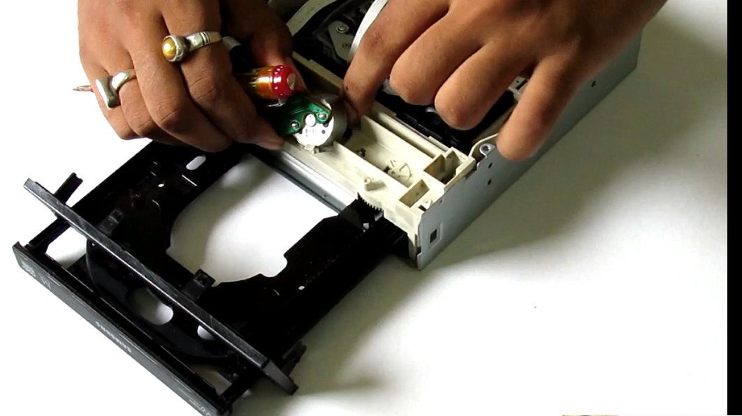 How to Salvage a DVD Drive for Free Parts : 7 Steps (with Pictures ...
