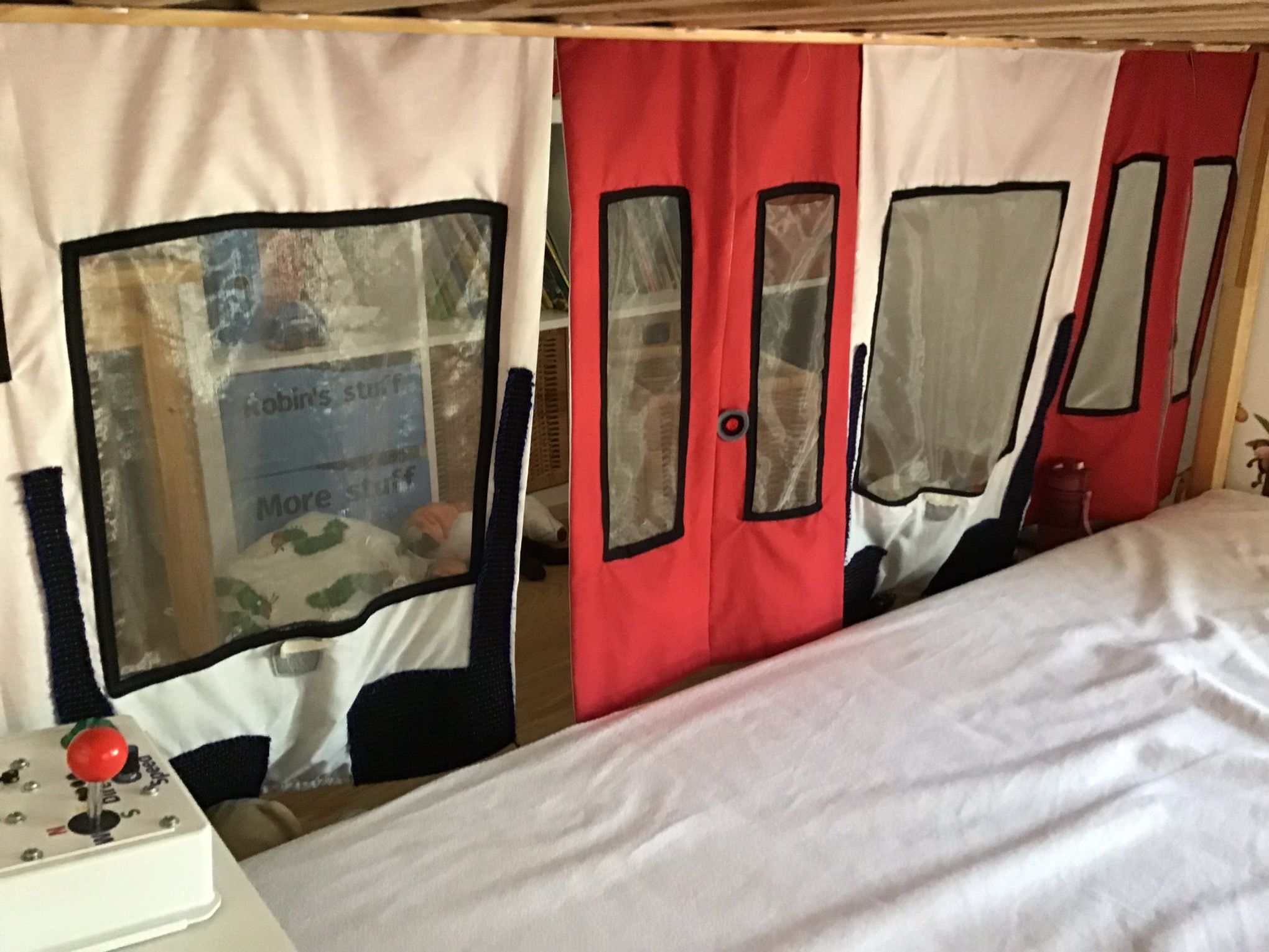 Red Train Bunk Bed Curtains for a Child : 11 Steps (with Pictures ...