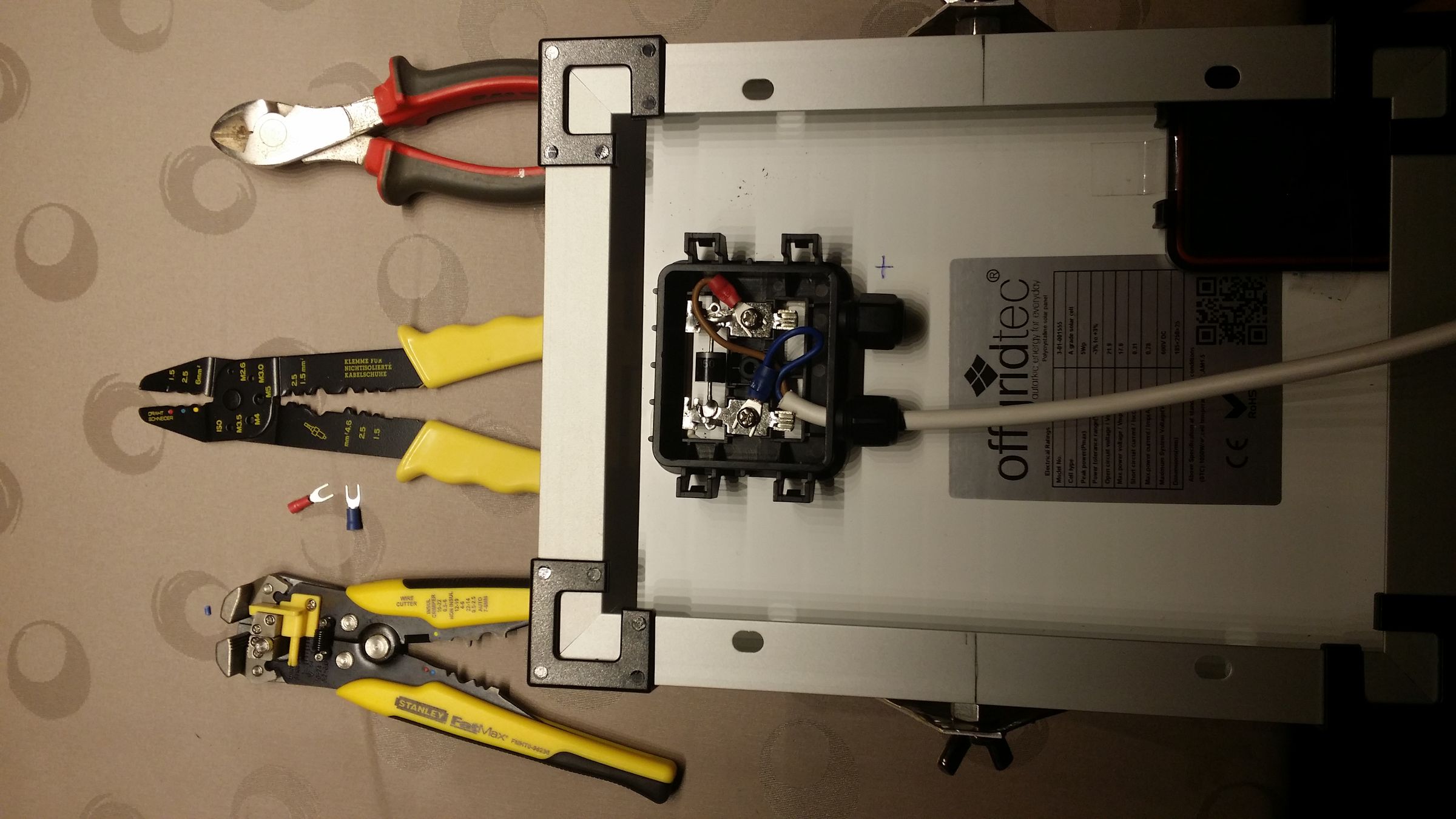 Solar Power Data Logger : 5 Steps (with Pictures) - Instructables