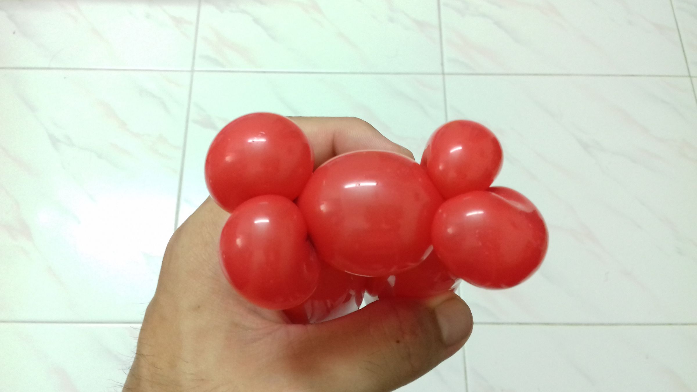 Balloon Twisting- Basic Skills- Types of Twists : 4 Steps - Instructables