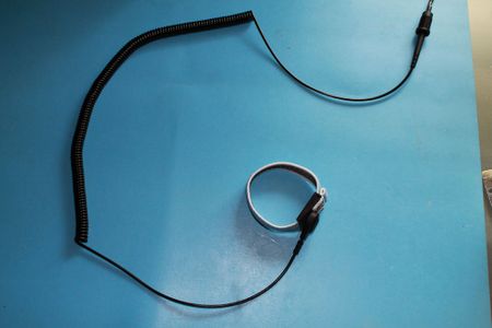 Grounding an ESD Mat and Wrist Band at Home. - Instructables
