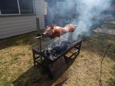Make a Spit for Roasting Whole Pigs : 8 Steps (with Pictures ...