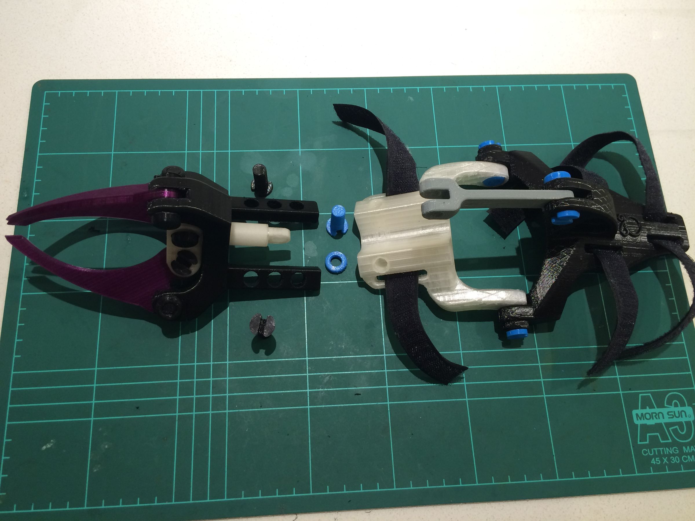 Black Ram Hand (Robotic/Prosthetic Hybrid) : 8 Steps (with Pictures ...