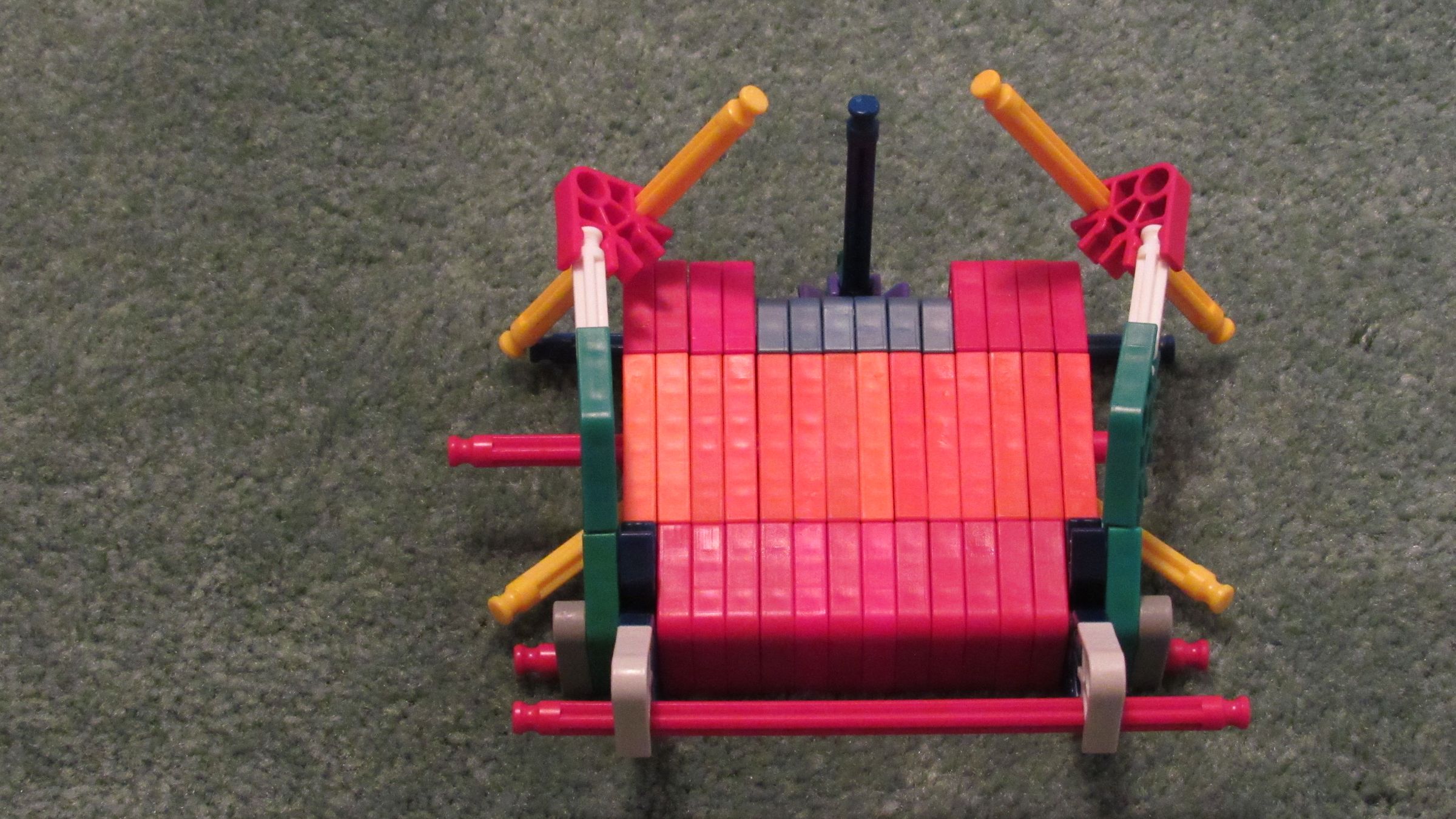 K'nex Foosball Table Instructions : 8 Steps (with Pictures) - Instructables