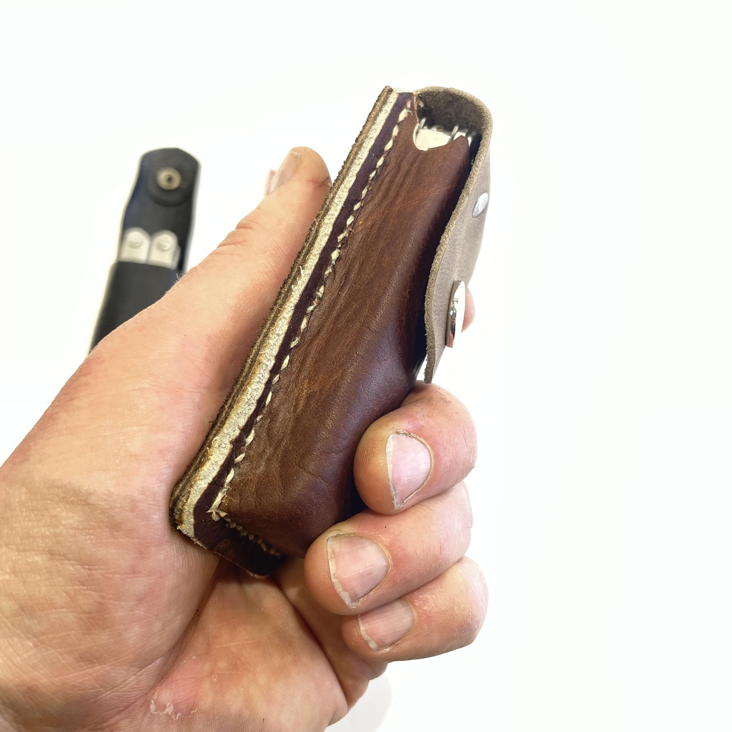 Leatherman Horizontal Sheath : 12 Steps (with Pictures) - Instructables