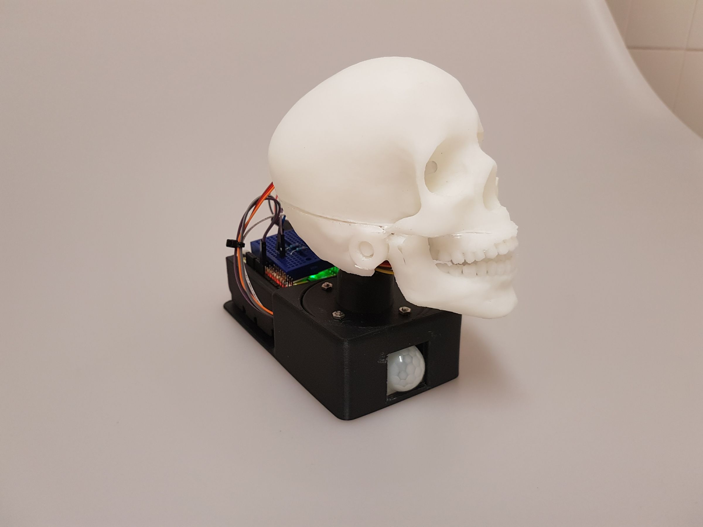 Motion Detection Halloween Talking Skull : 12 Steps (with Pictures ...