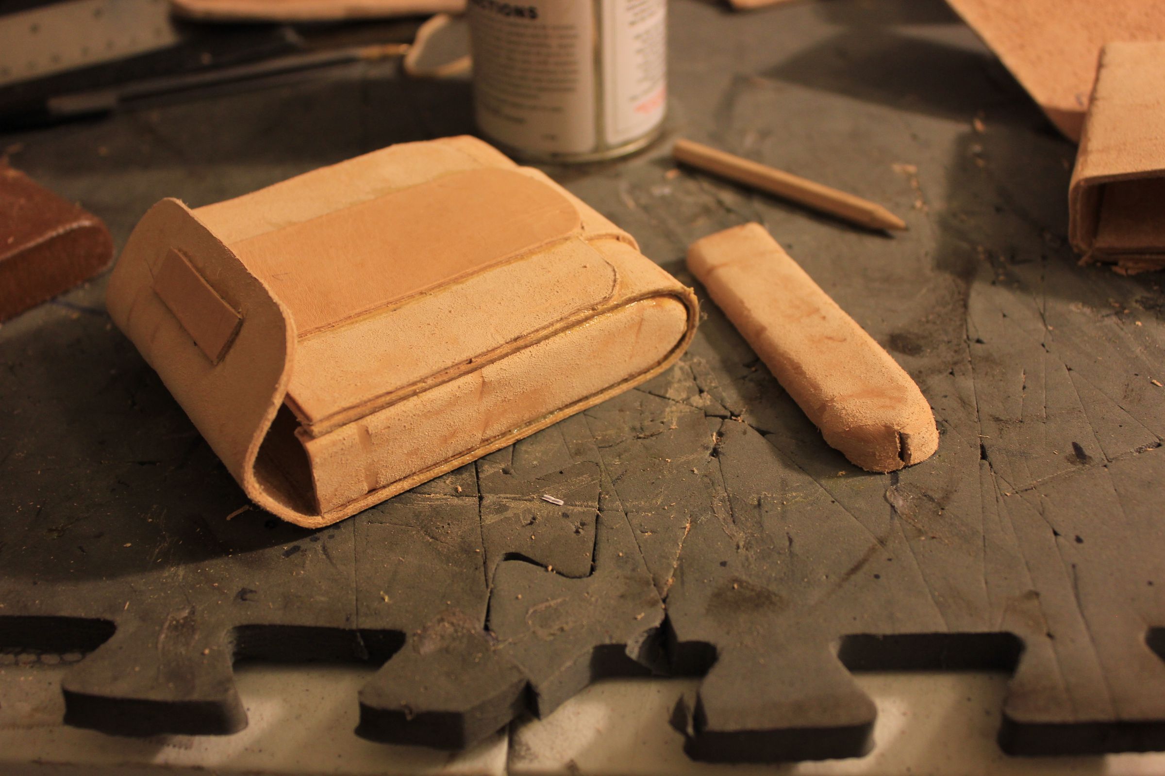 Leather Pouch Tutorial & Intro to Basic Leather Working : 11 Steps ...