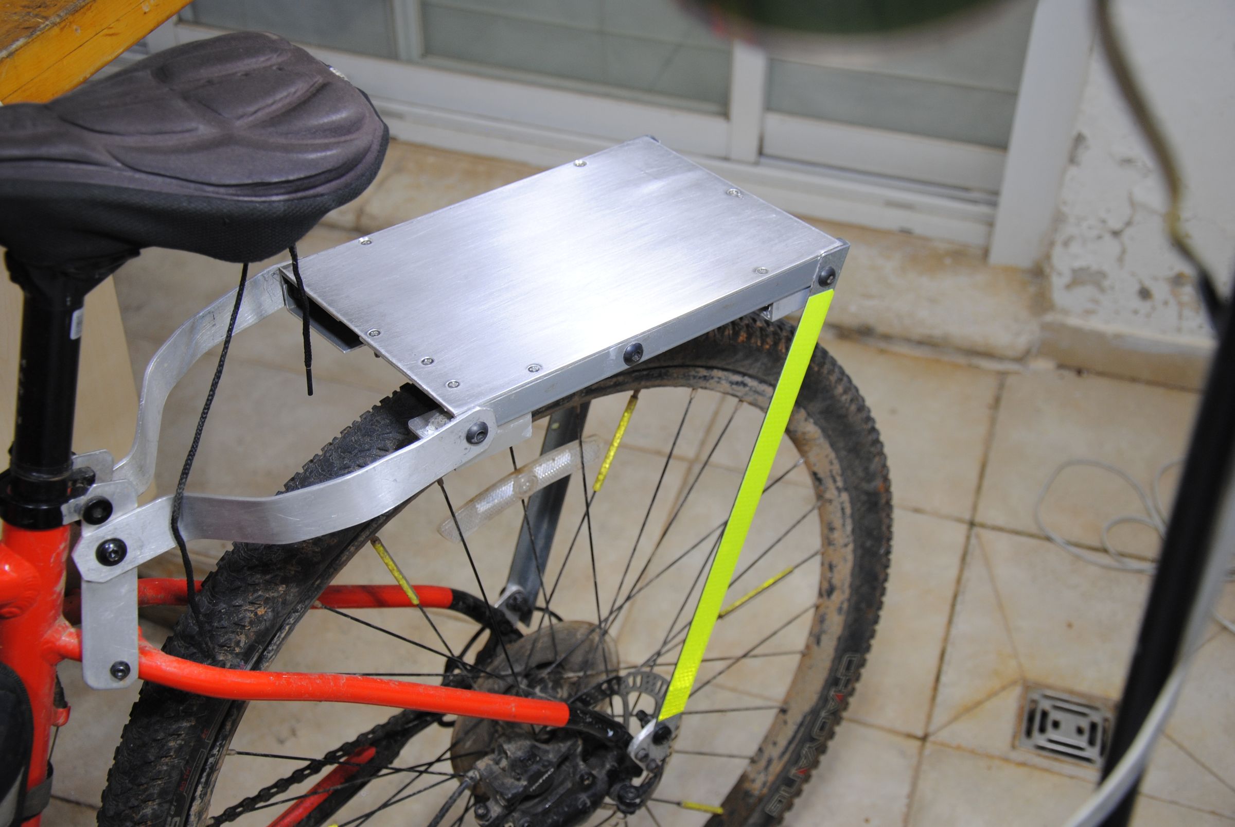 DIY Bike Rear Rack With a MAGNETIC U-lock Mount! (no Welding) : 16 ...